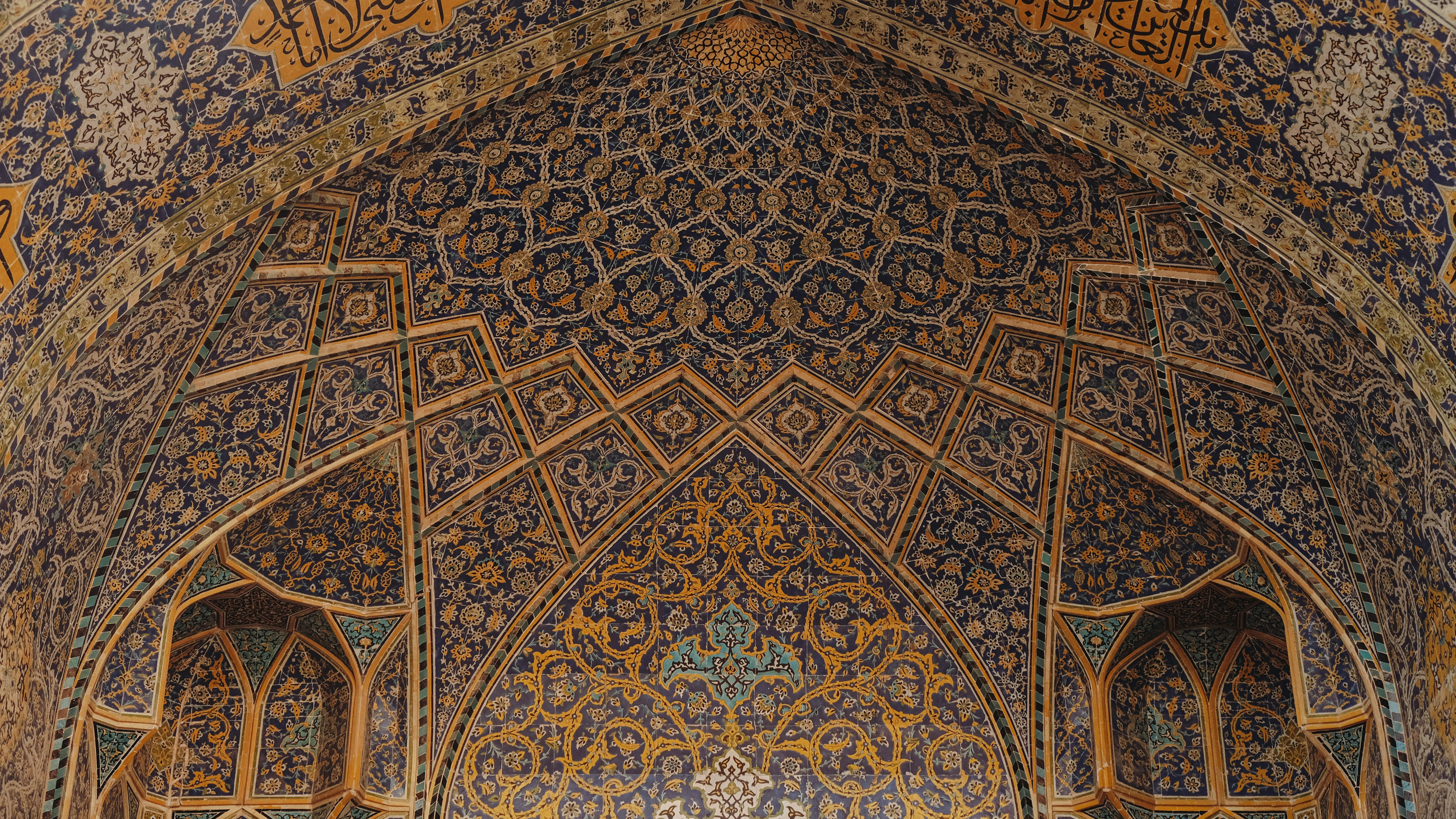 Intricate Persian Mosaic Ceiling in Isfahan Mosque · Free Stock Photo