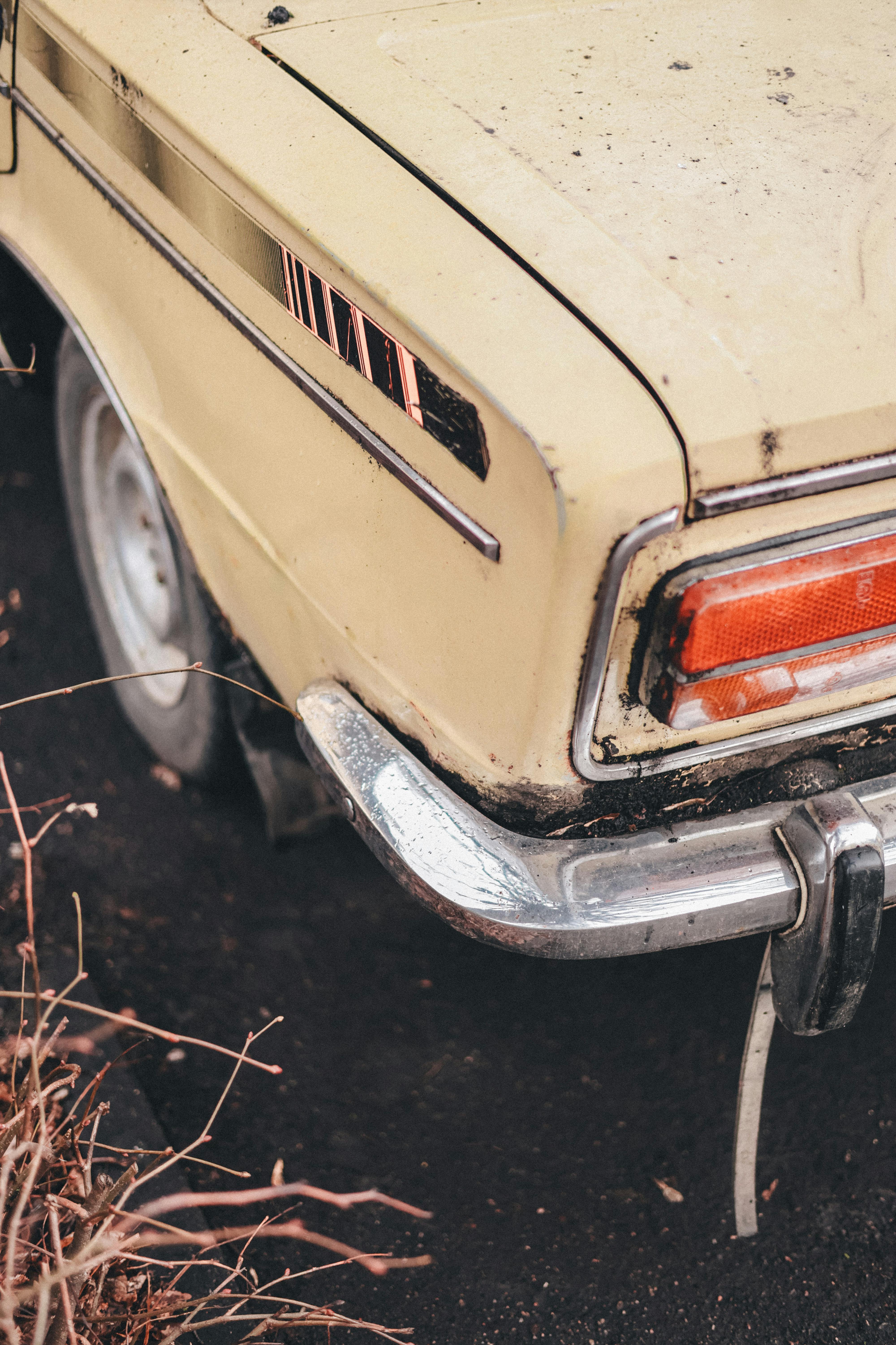Vintage Yellow Car Tail Light Close-Up · Free Stock Photo