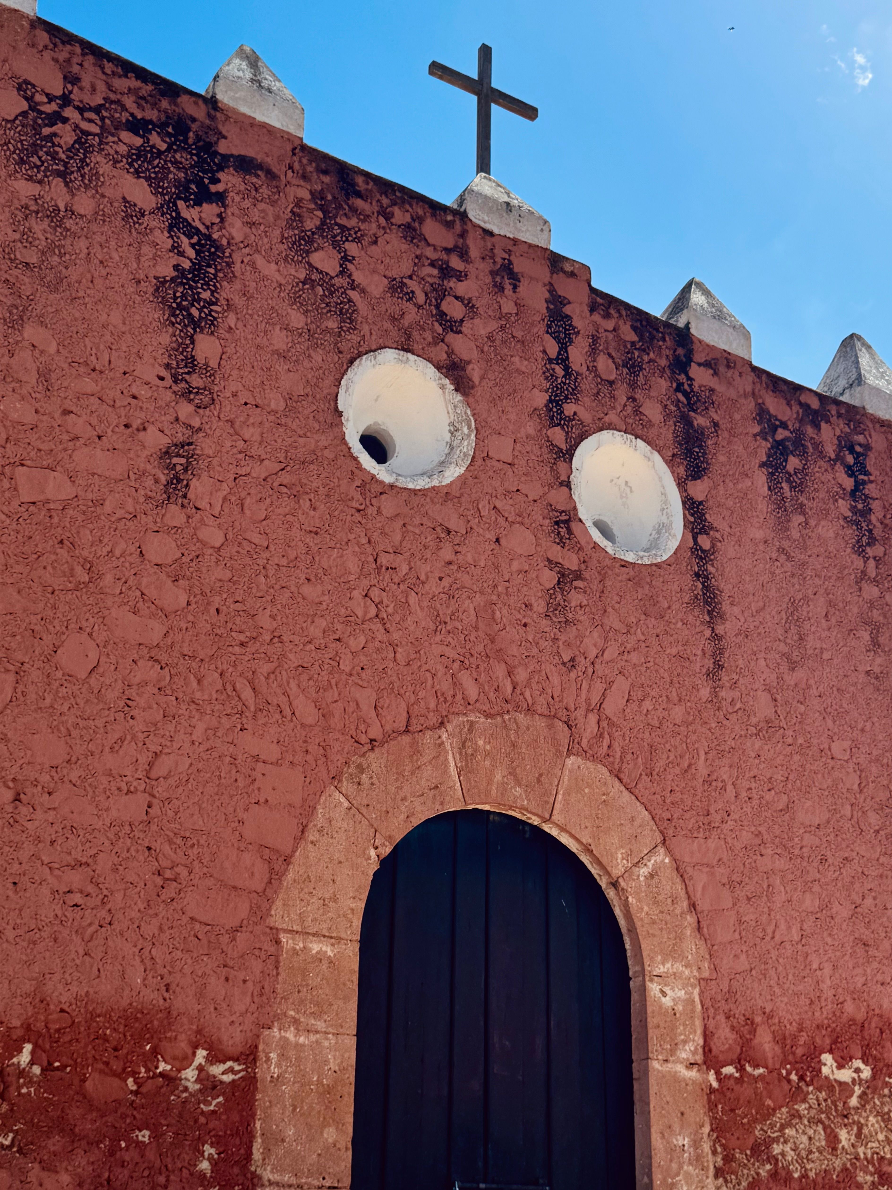 Colonial Stucco Church with Decorative Facade · Free Stock Photo