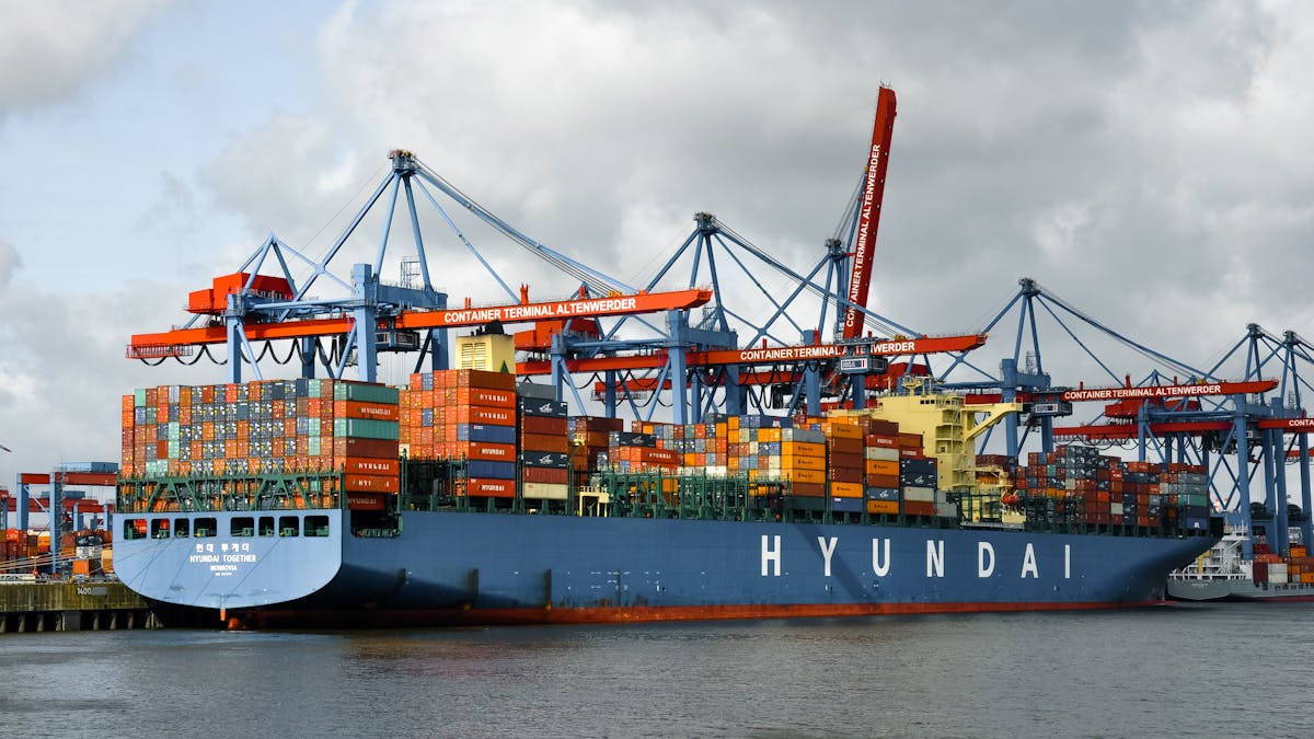 Seawise Giant vs Titanic: Giant Ships, Different Eras