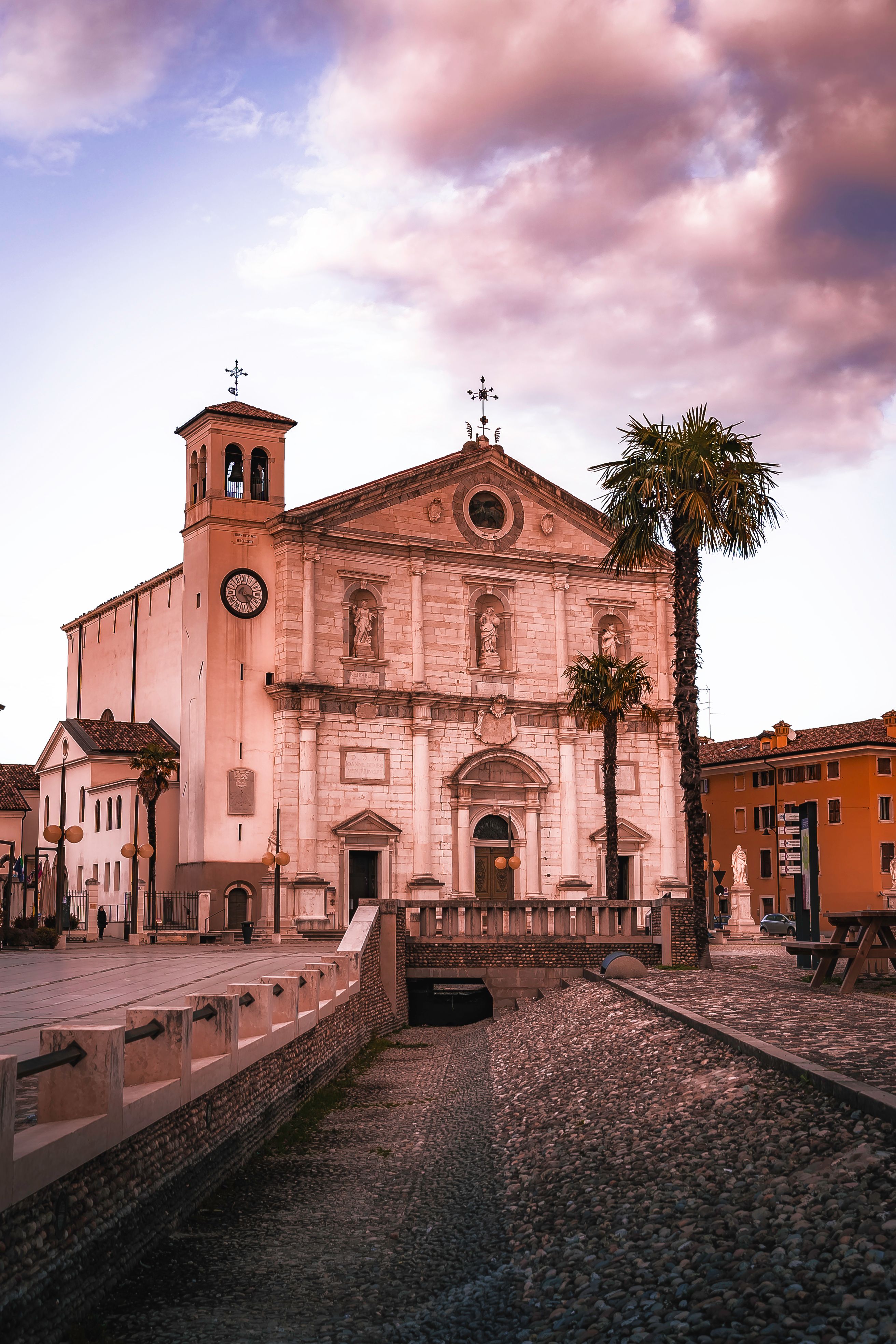 Historic Italian Church at Sunrise · Free Stock Photo
