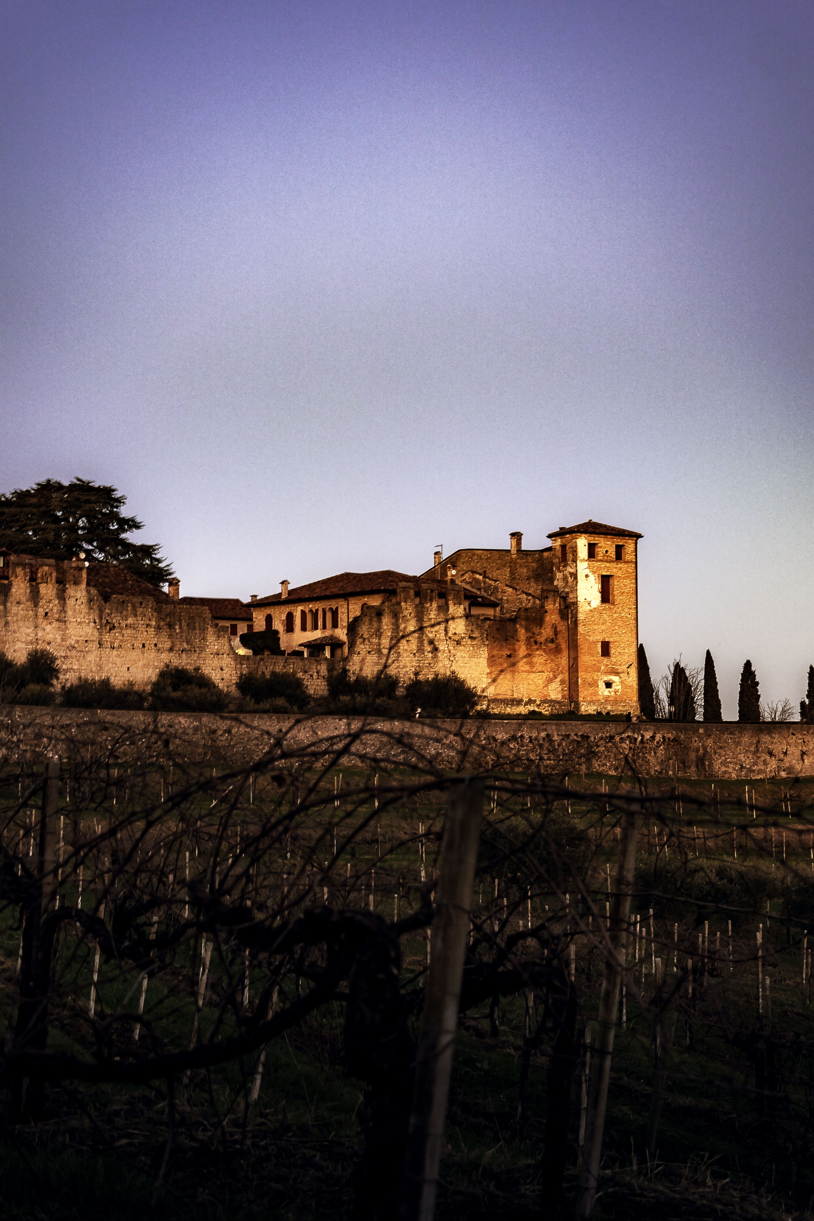 Historic Italian Castle at Twilight · Free Stock Photo