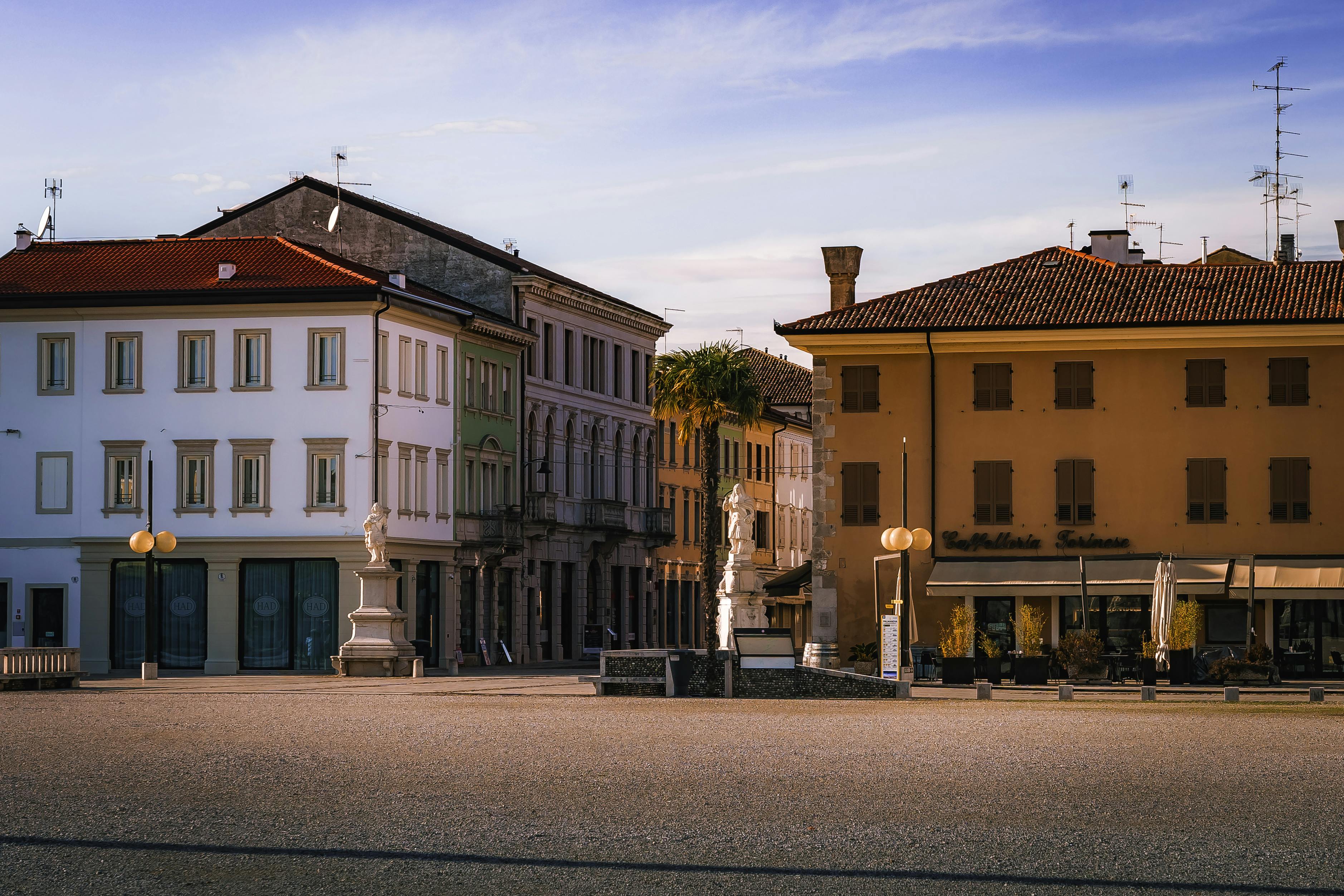 Charming European Plaza with Historic Buildings · Free Stock Photo