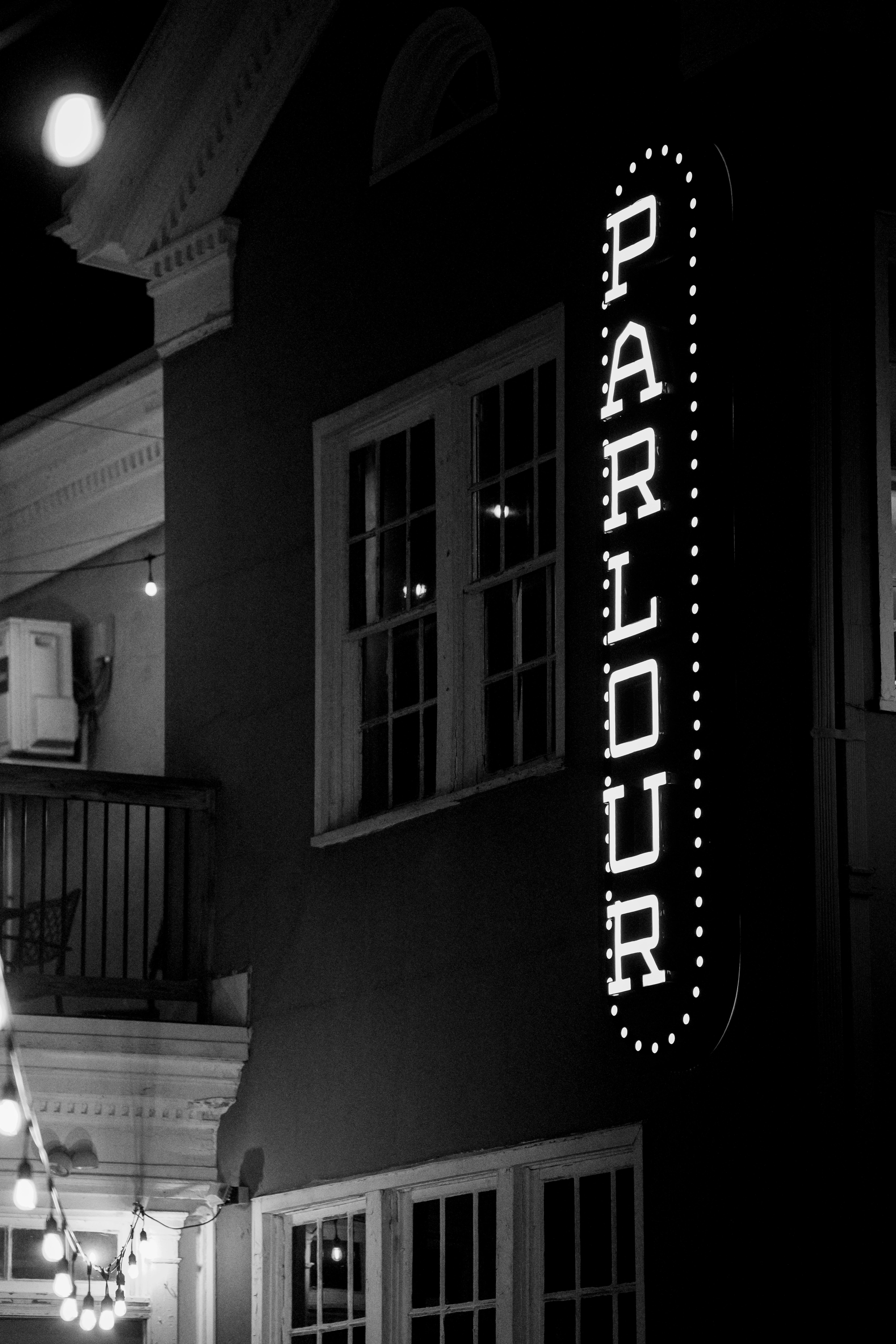 Historic Parlour Sign in Kentucky at Night · Free Stock Photo