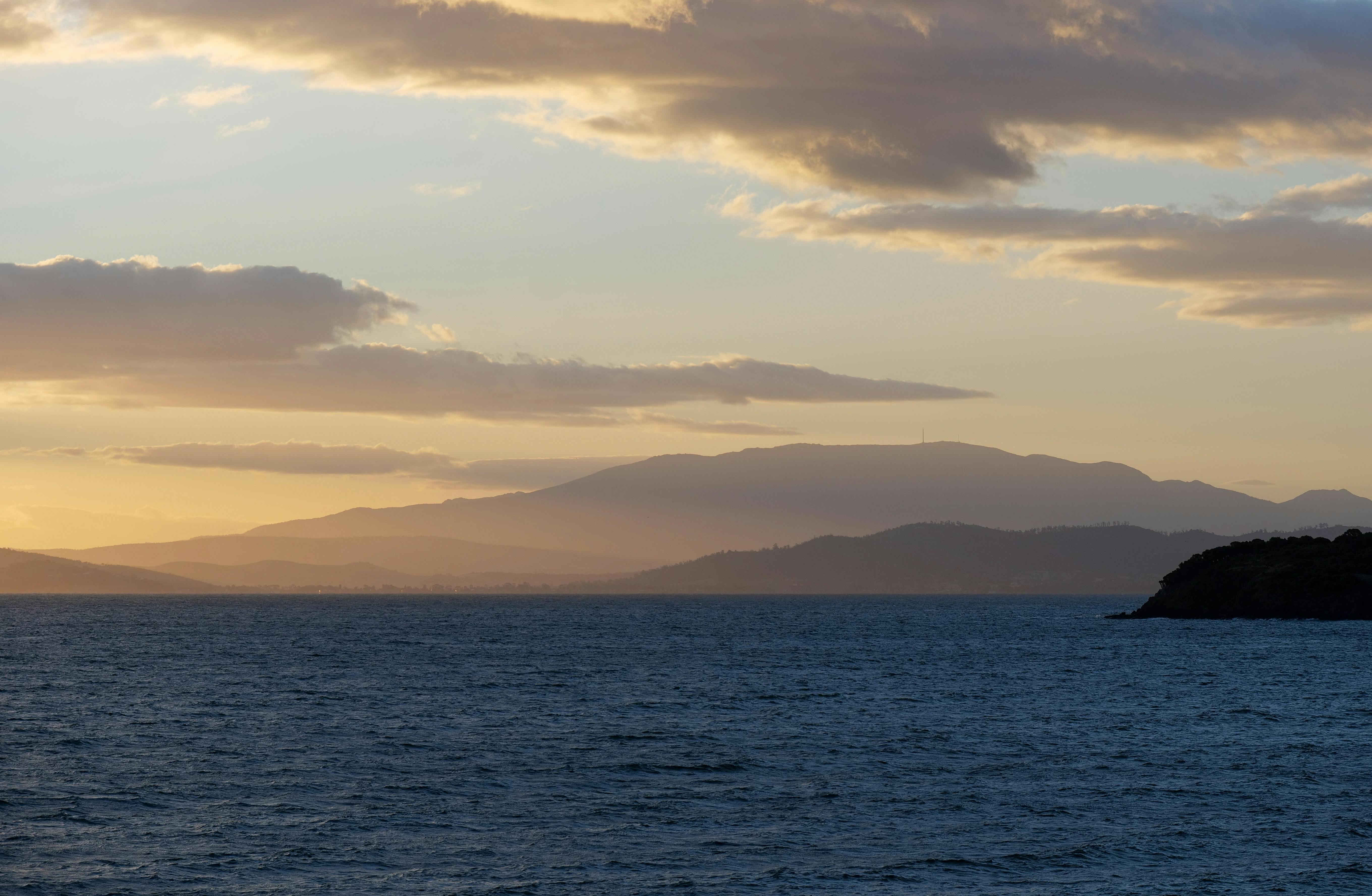 Serene Hobart Sunset Over Tasmanian Coastline · Free Stock Photo