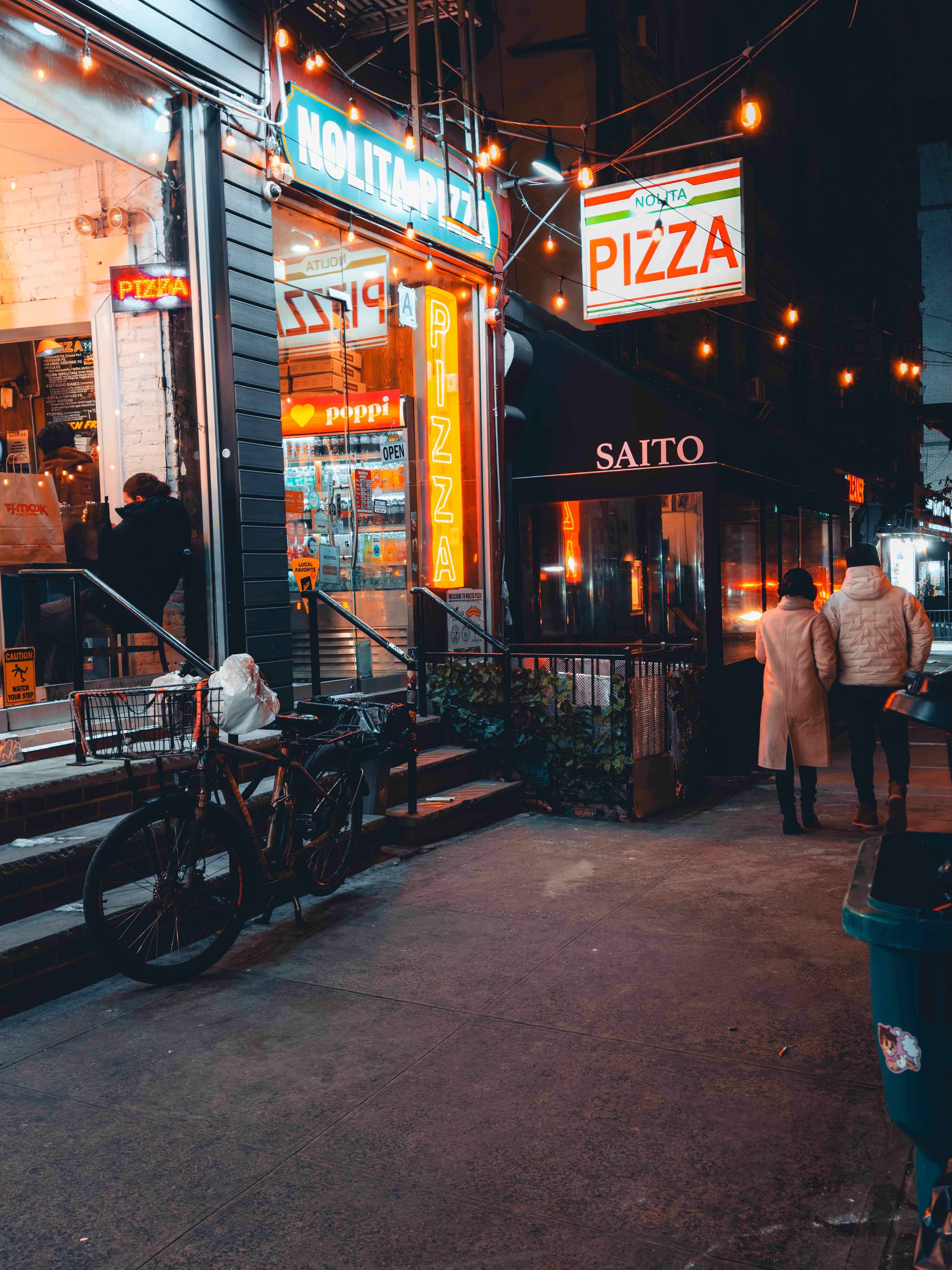 Night Street Scene Outside Nolita Pizza Shop · Free Stock Photo