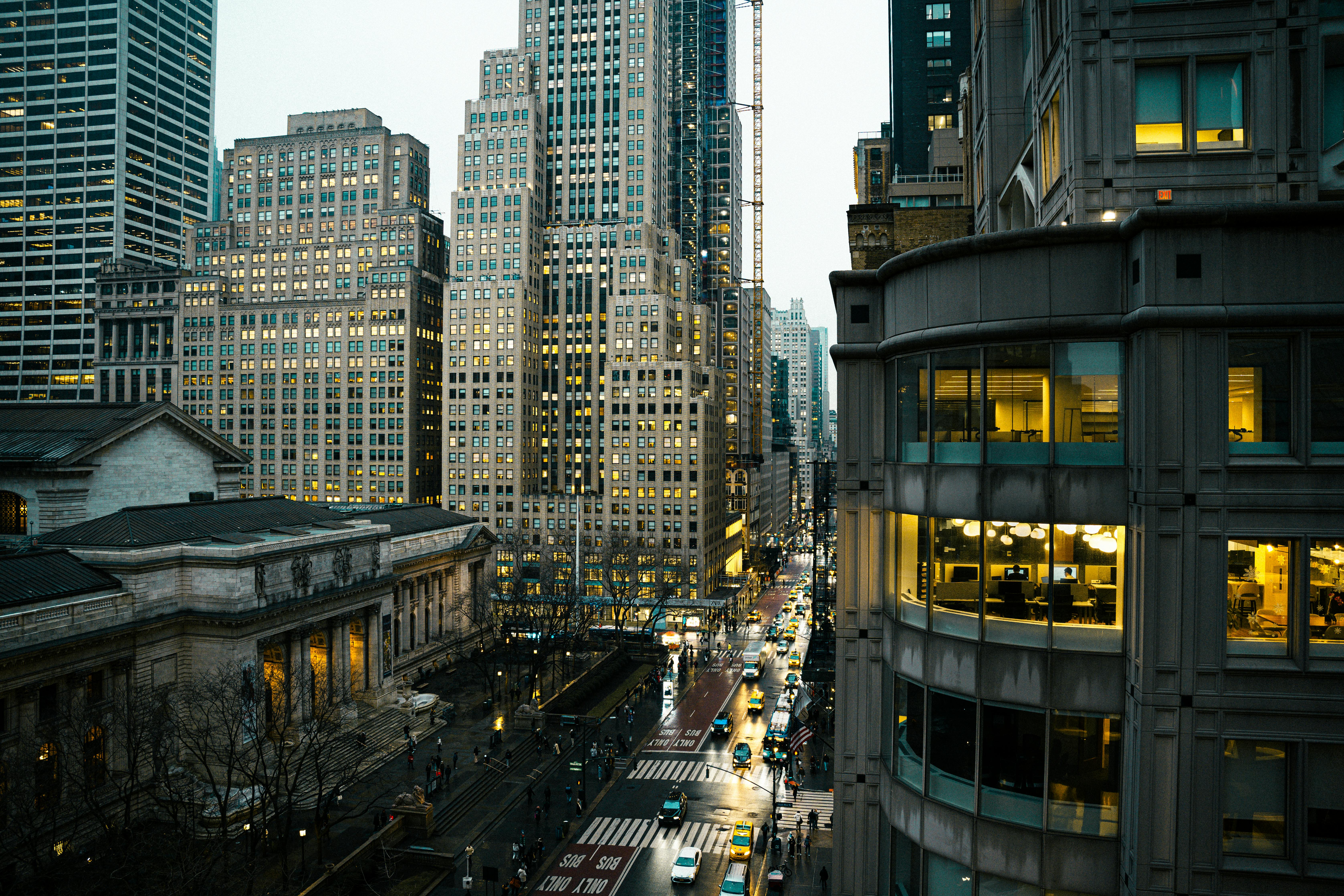 Vibrant New York City Skyscraper Street Scene · Free Stock Photo