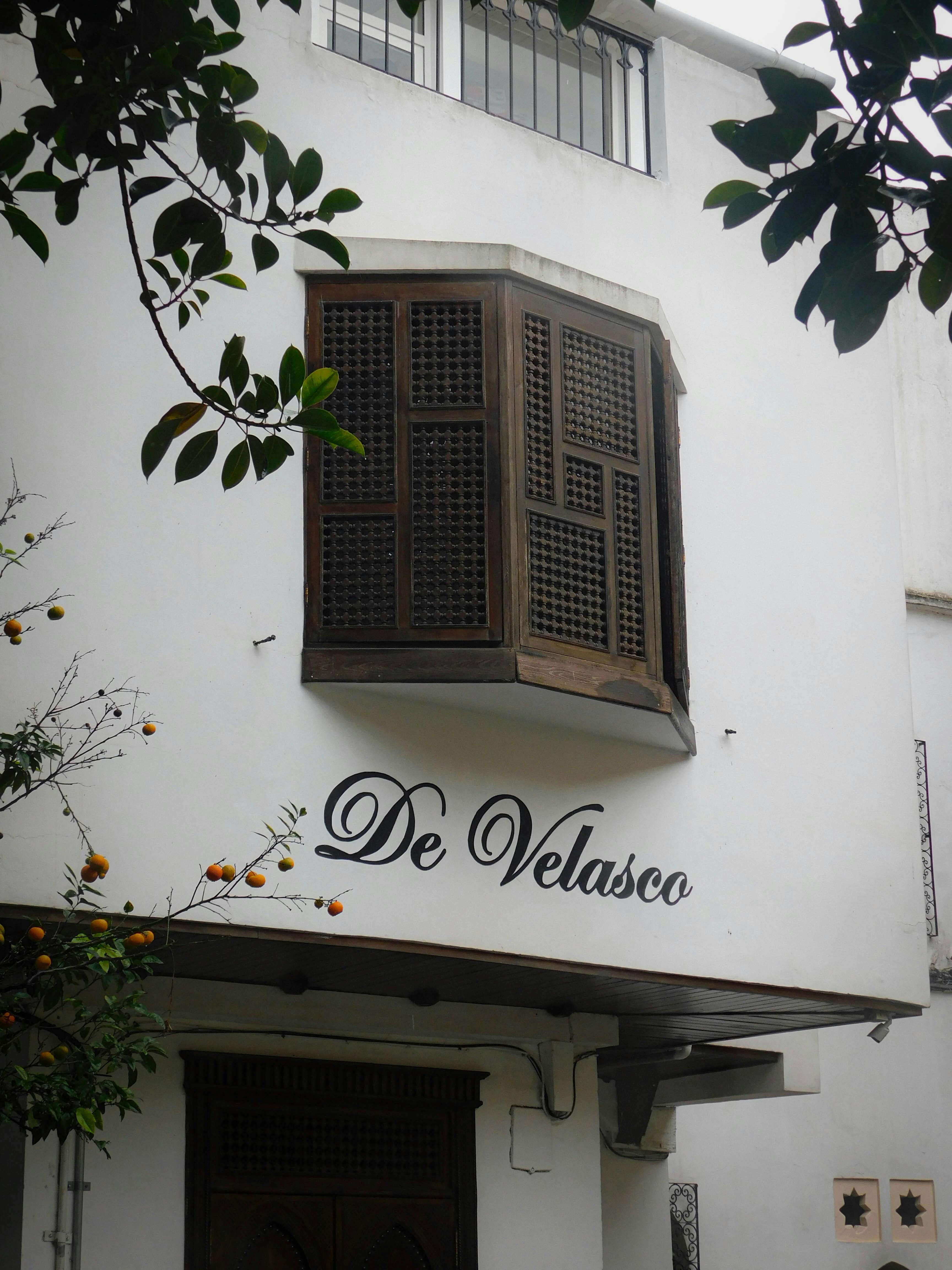 Traditional Architectural Bay Window with Signage · Free Stock Photo