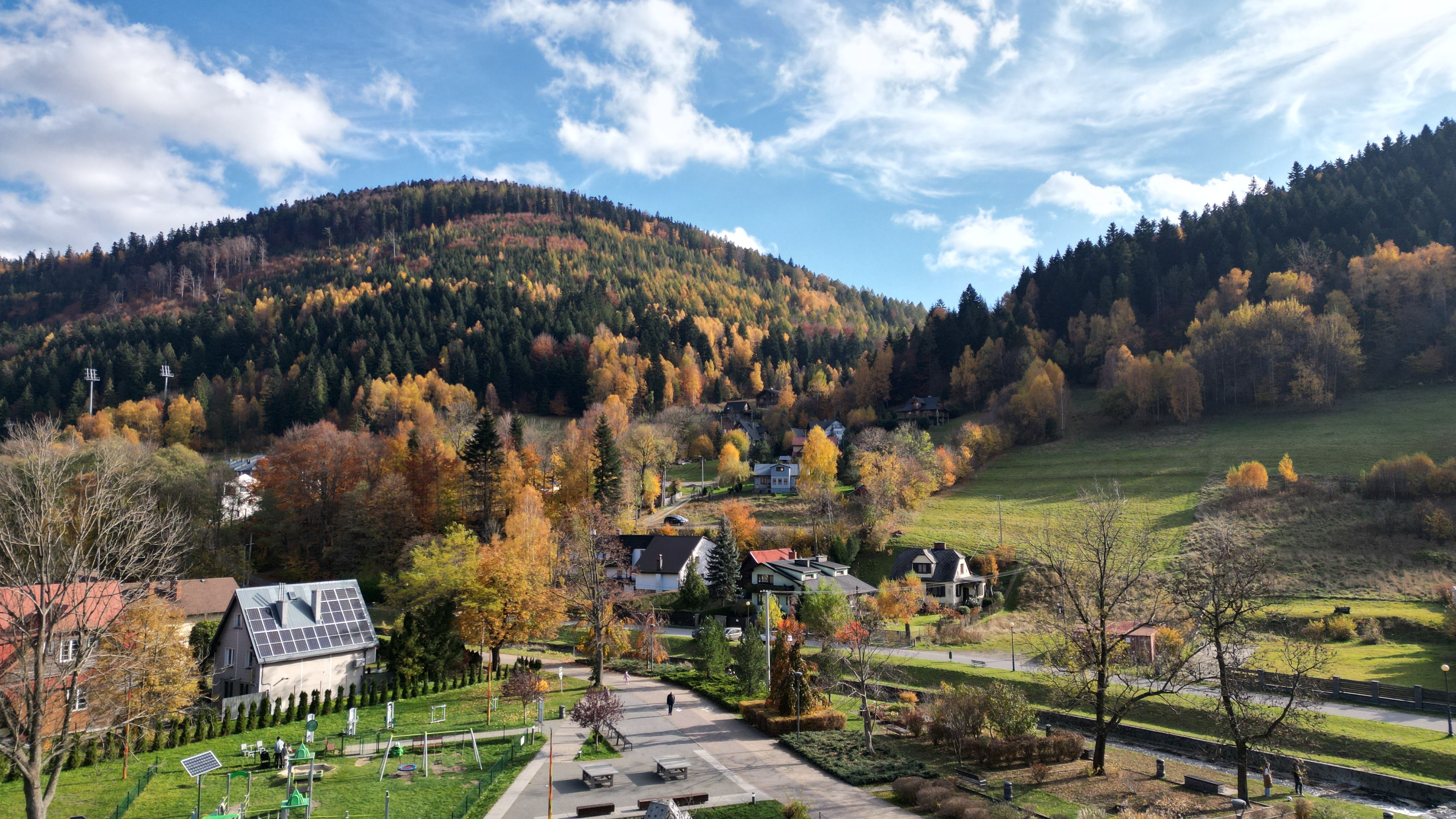 Charming Autumn Landscape in Szczyrk, Poland · Free Stock Photo