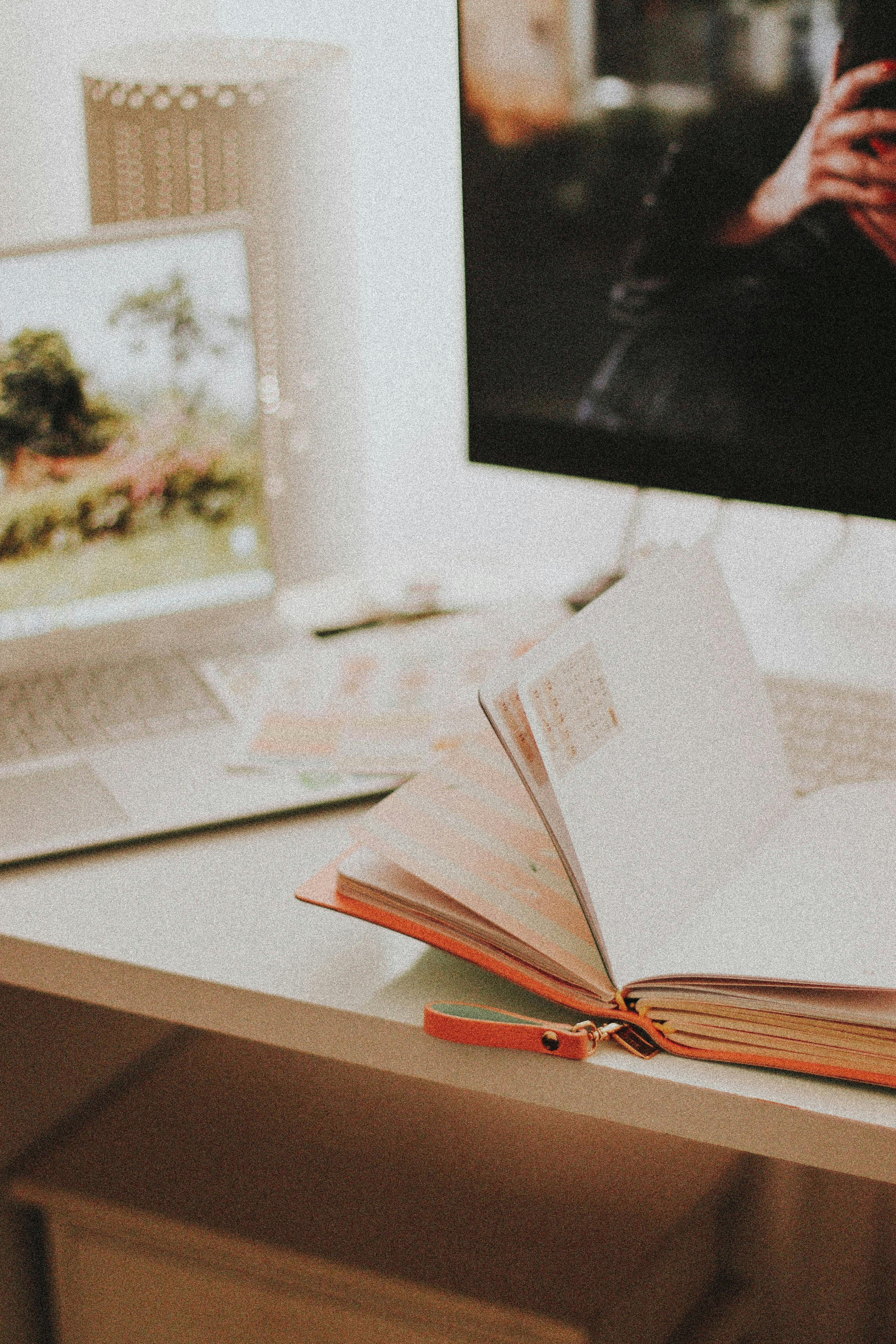 Note Taking Photos, Download The BEST Free Note Taking Stock Photos ...