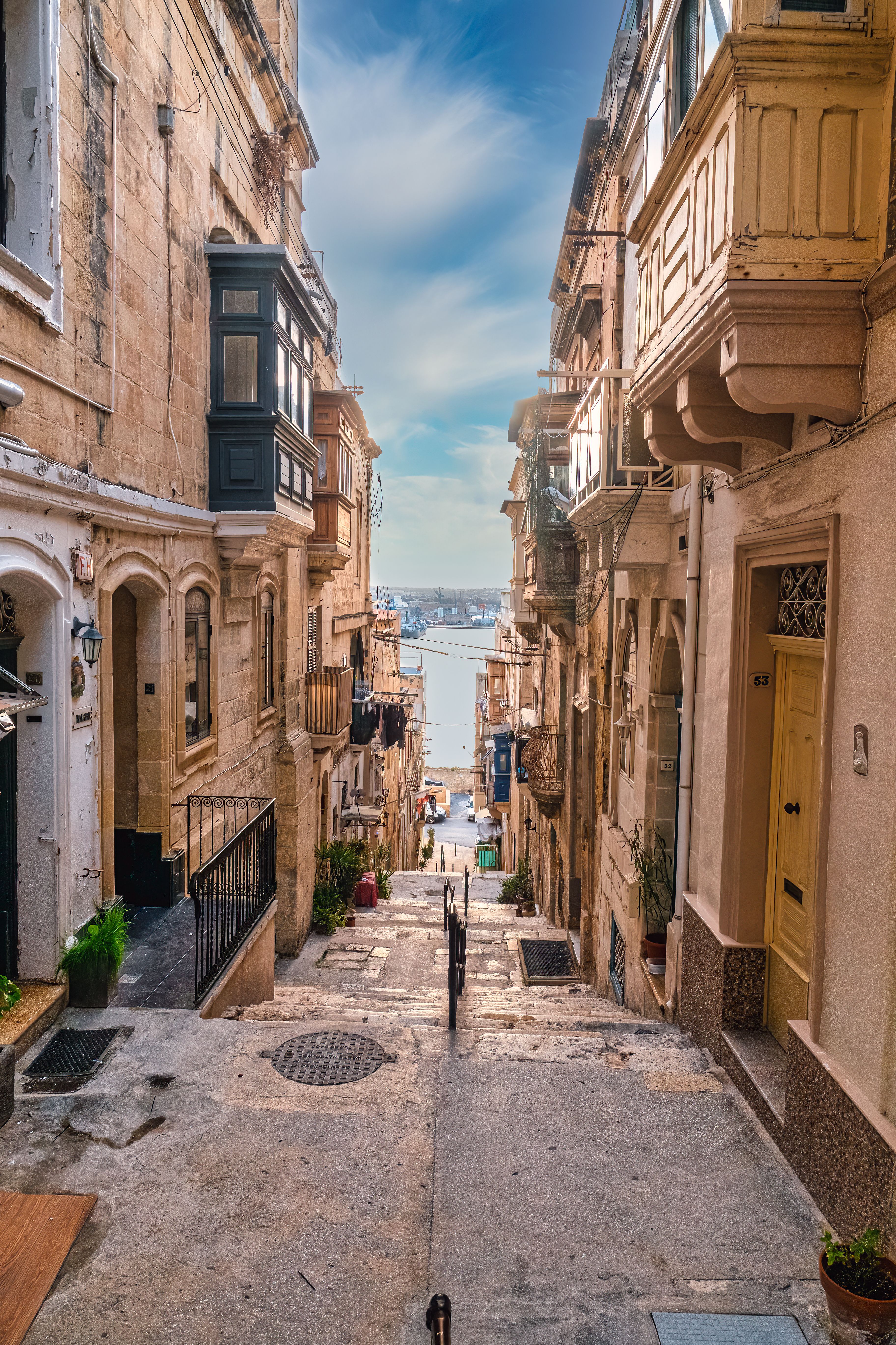 Charming Maltese Street with Historic Architecture · Free Stock Photo