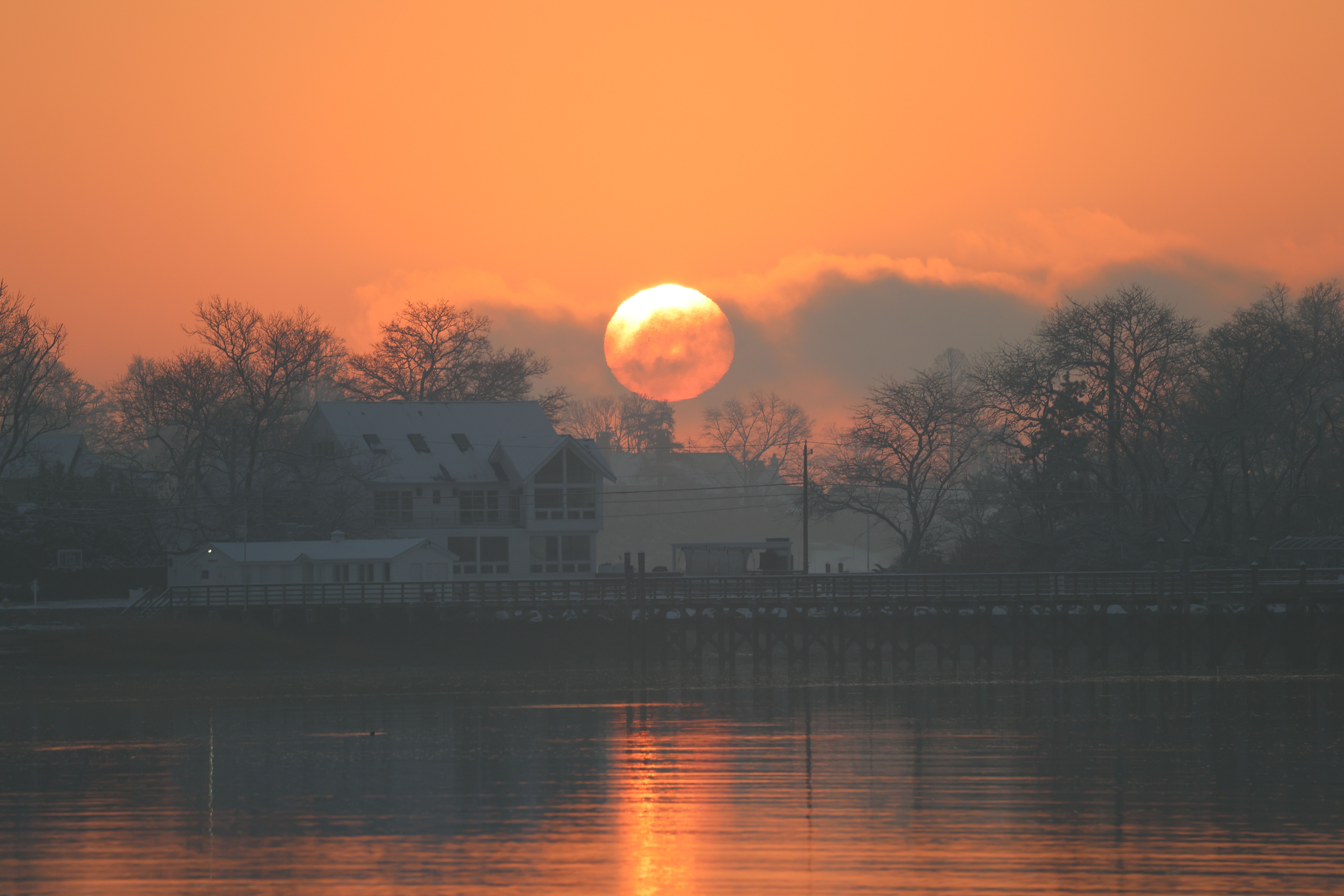 Stunning Winter Sunrise Over Stamford Coastline · Free Stock Photo
