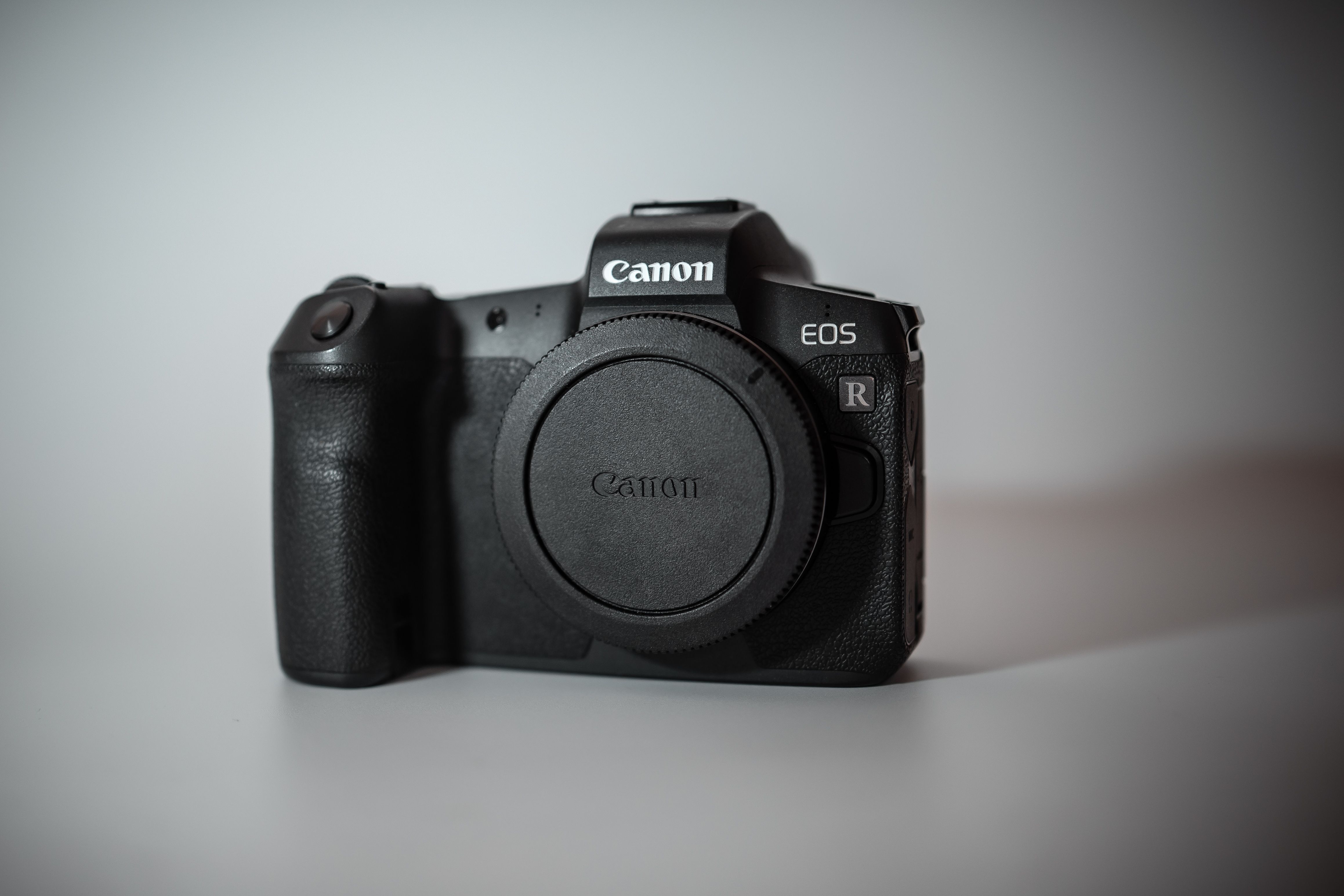 High Quality Canon EOS R Mirrorless Camera · Free Stock Photo