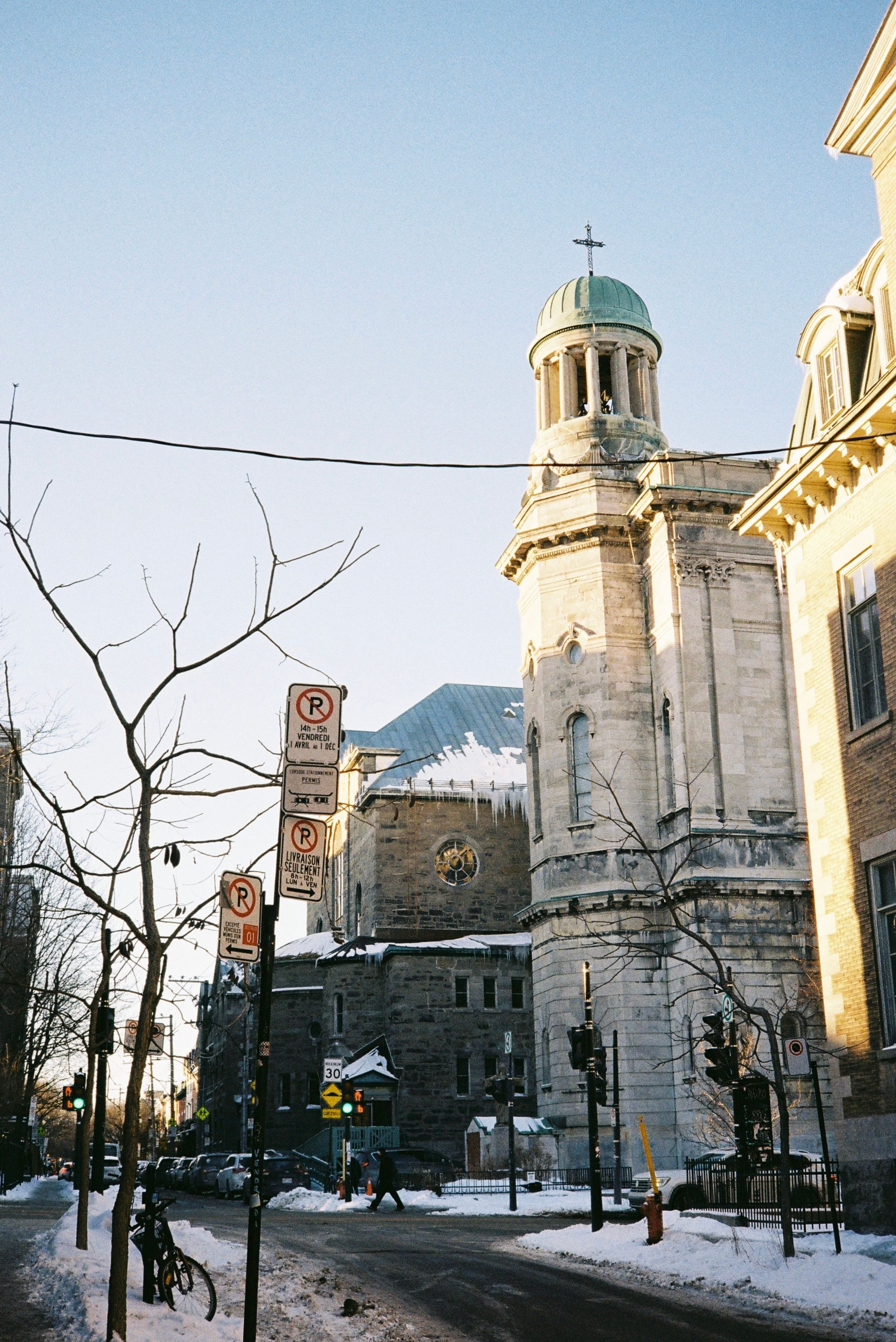 Historic City Street Winter Scene with Church · Free Stock Photo