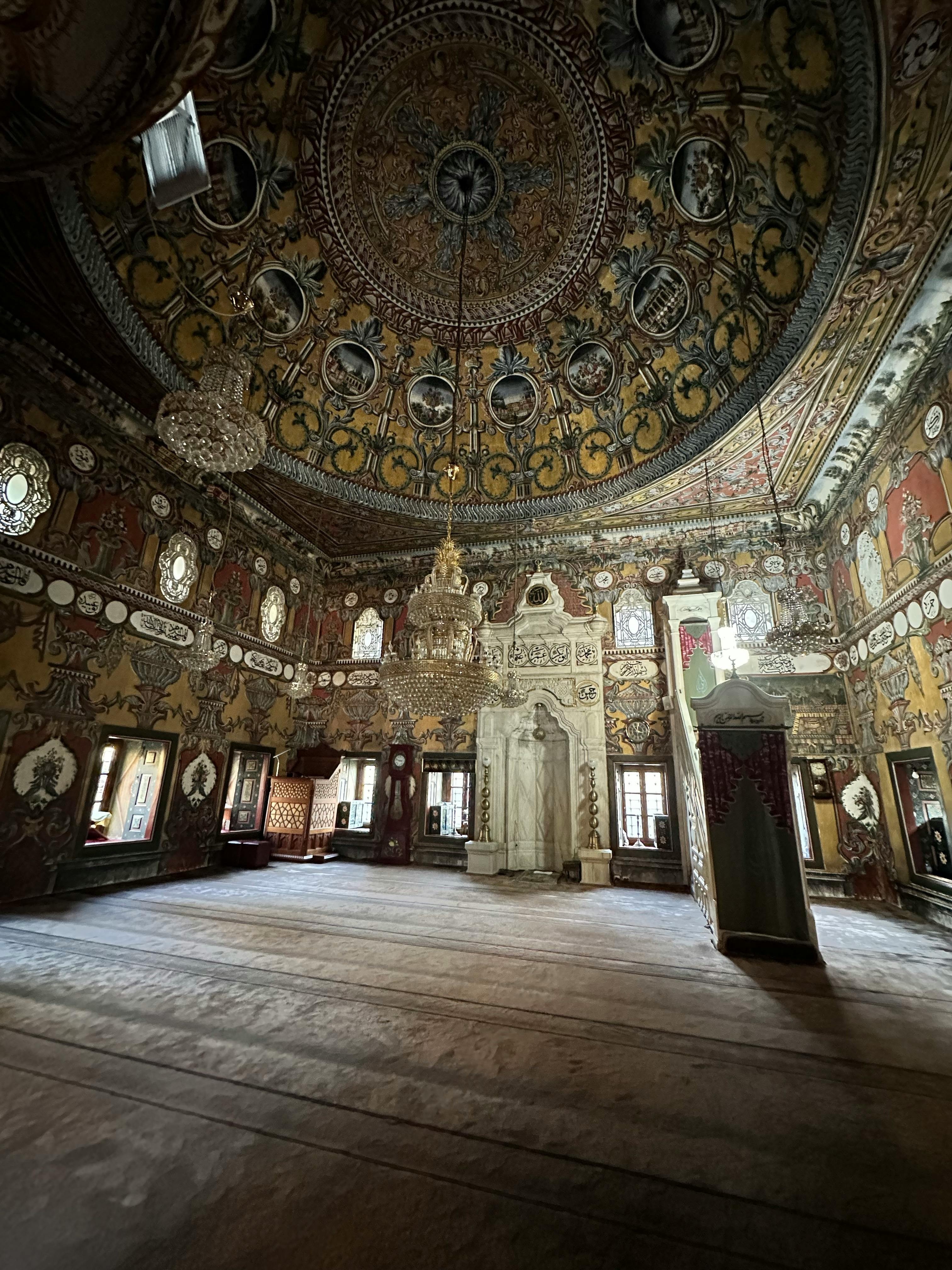 Ornate Interior of Historic Mosque with Elaborate Ceiling · Free Stock ...