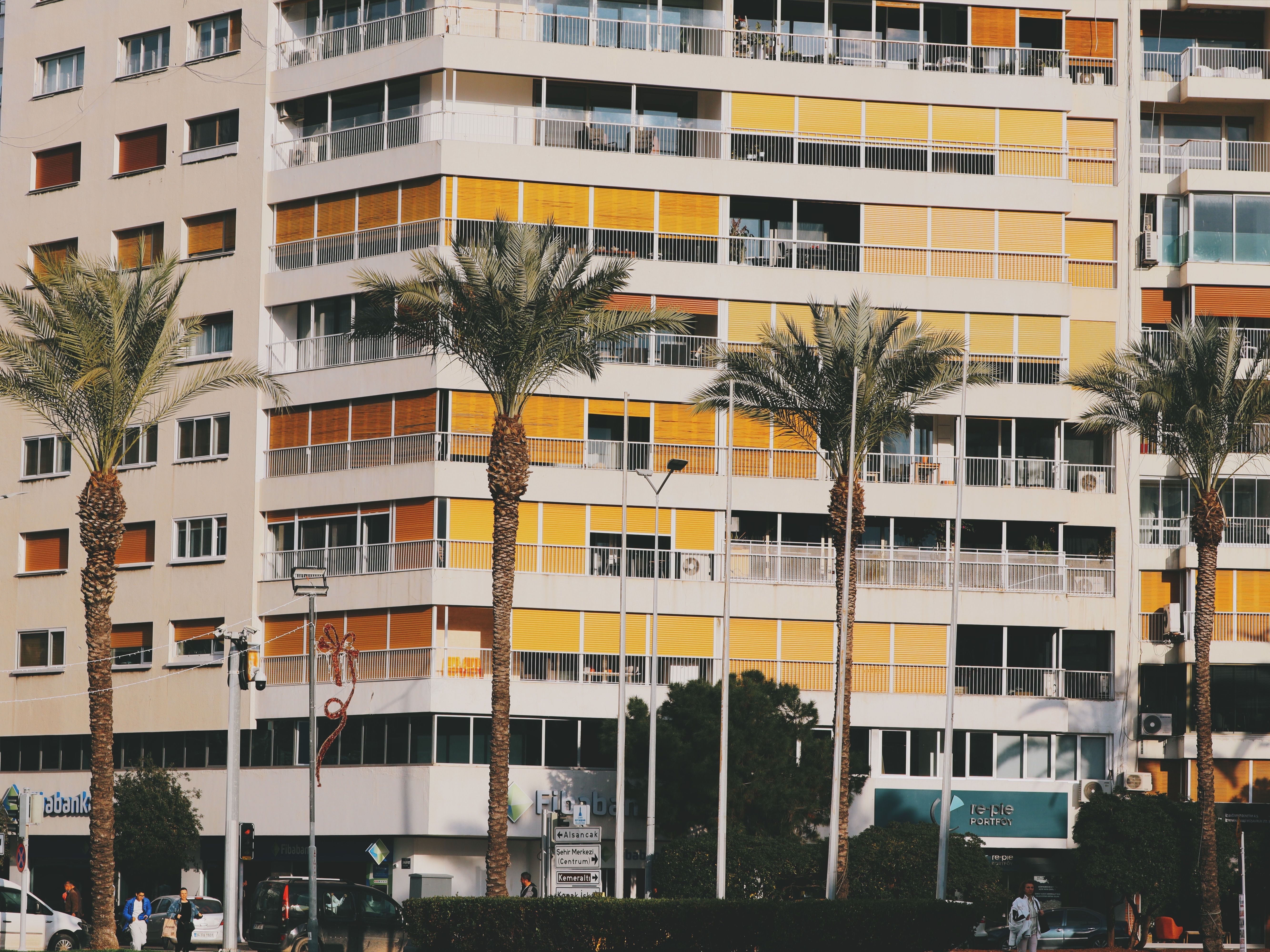 Modern Urban Architecture with Palm Trees · Free Stock Photo