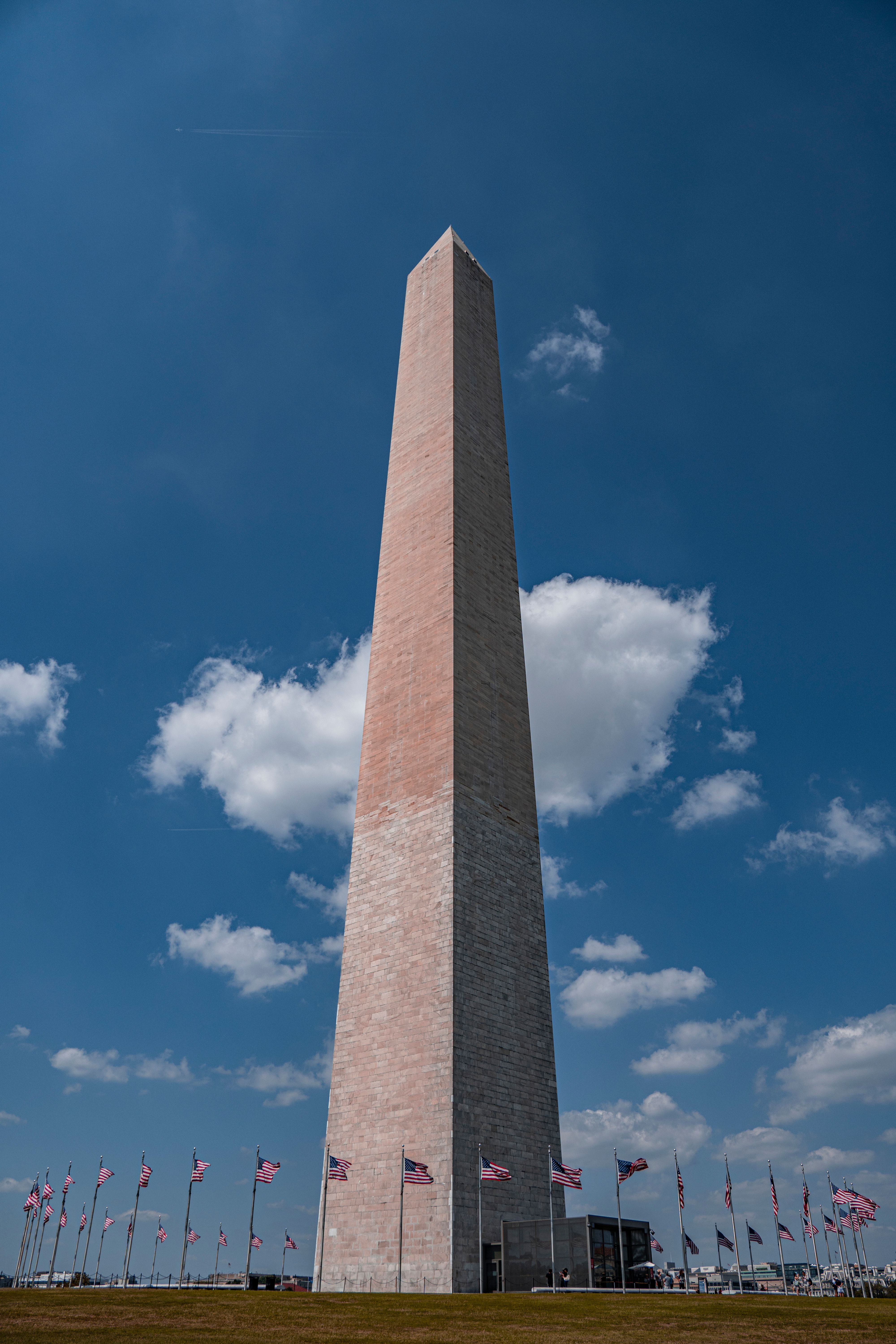 Washington Monument Against a Clear Blue Sky · Free Stock Photo