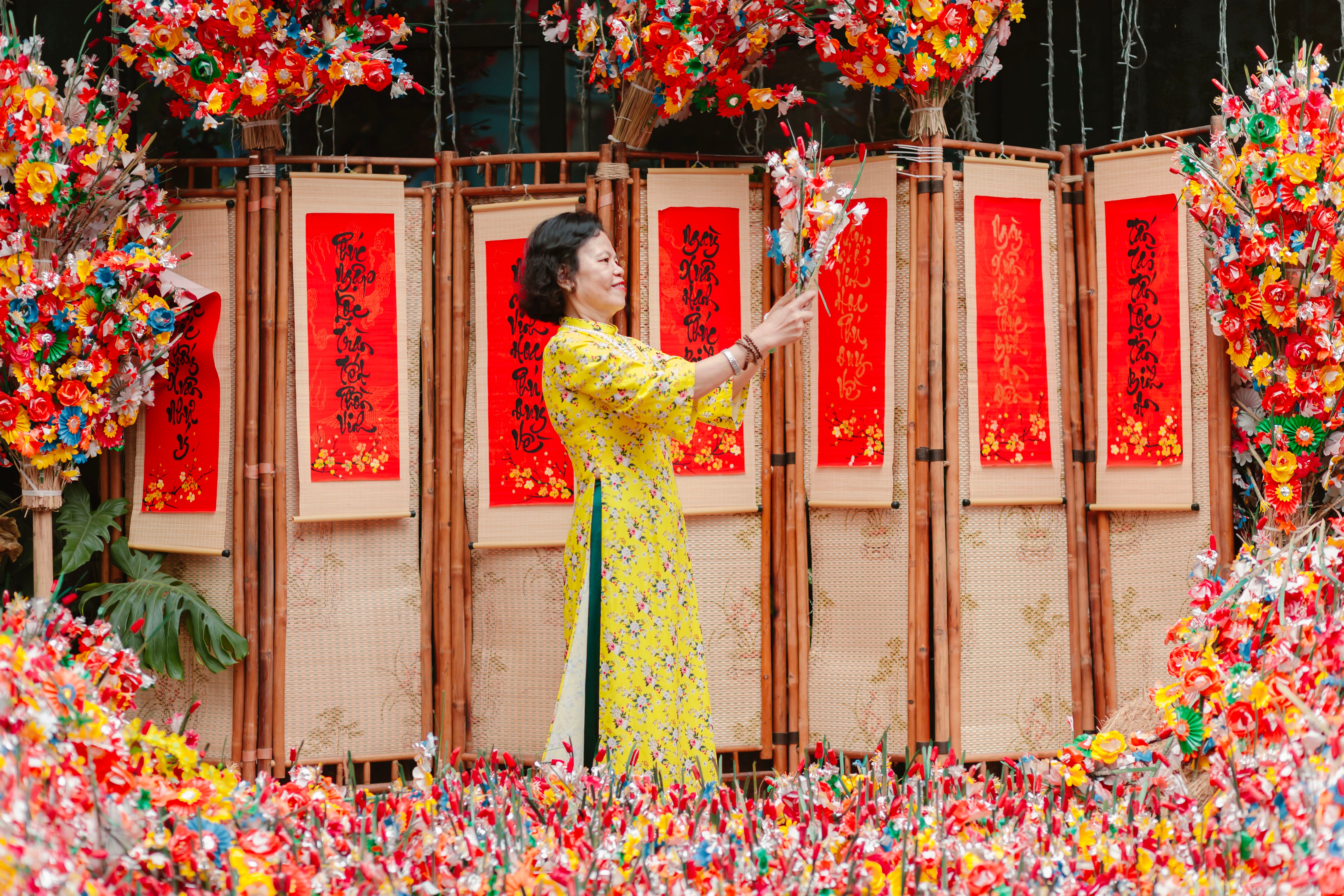 Colorful Traditional Vietnamese Festival Scene · Free Stock Photo