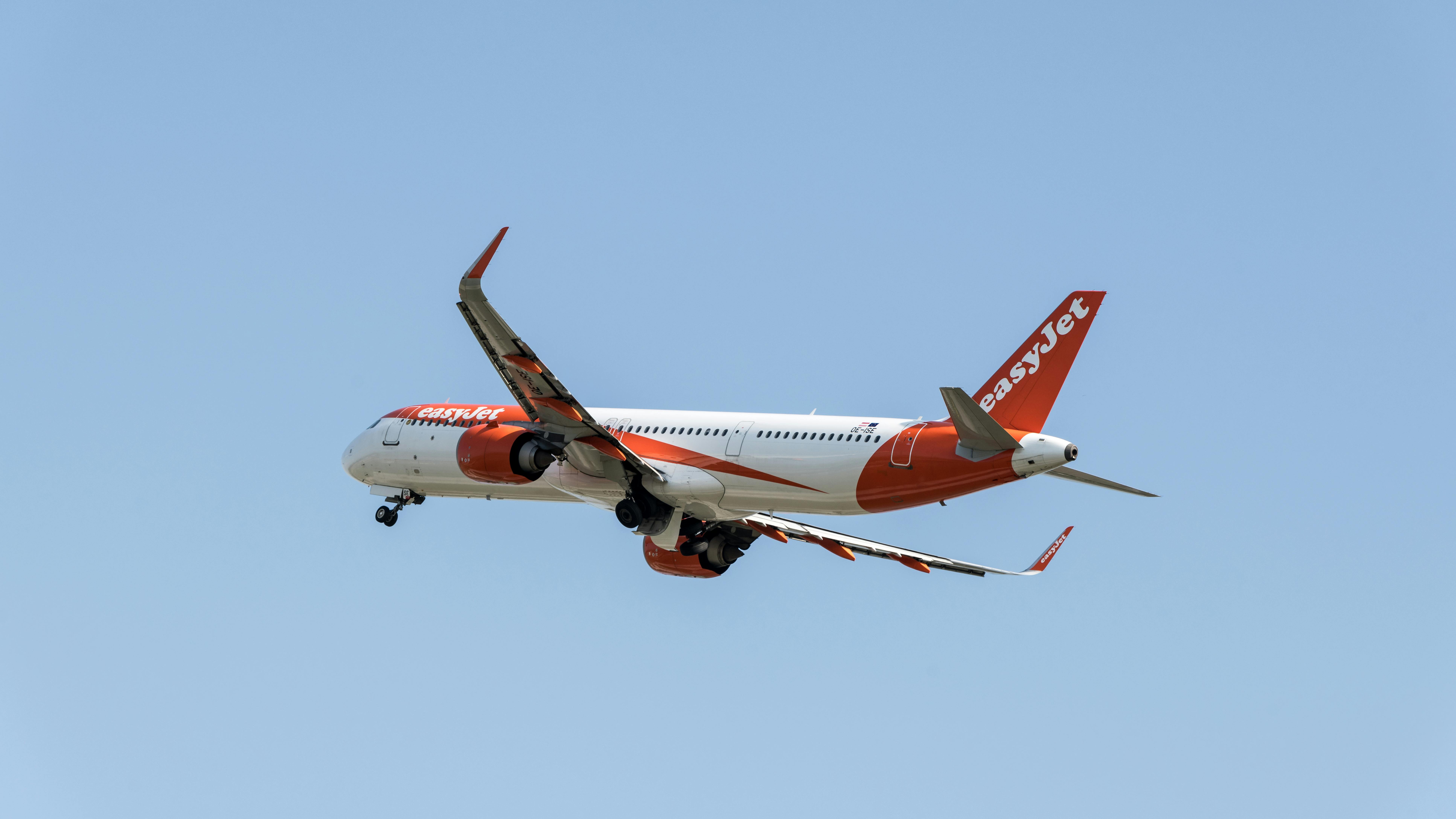 EasyJet Aircraft in Flight Over Prague · Free Stock Photo