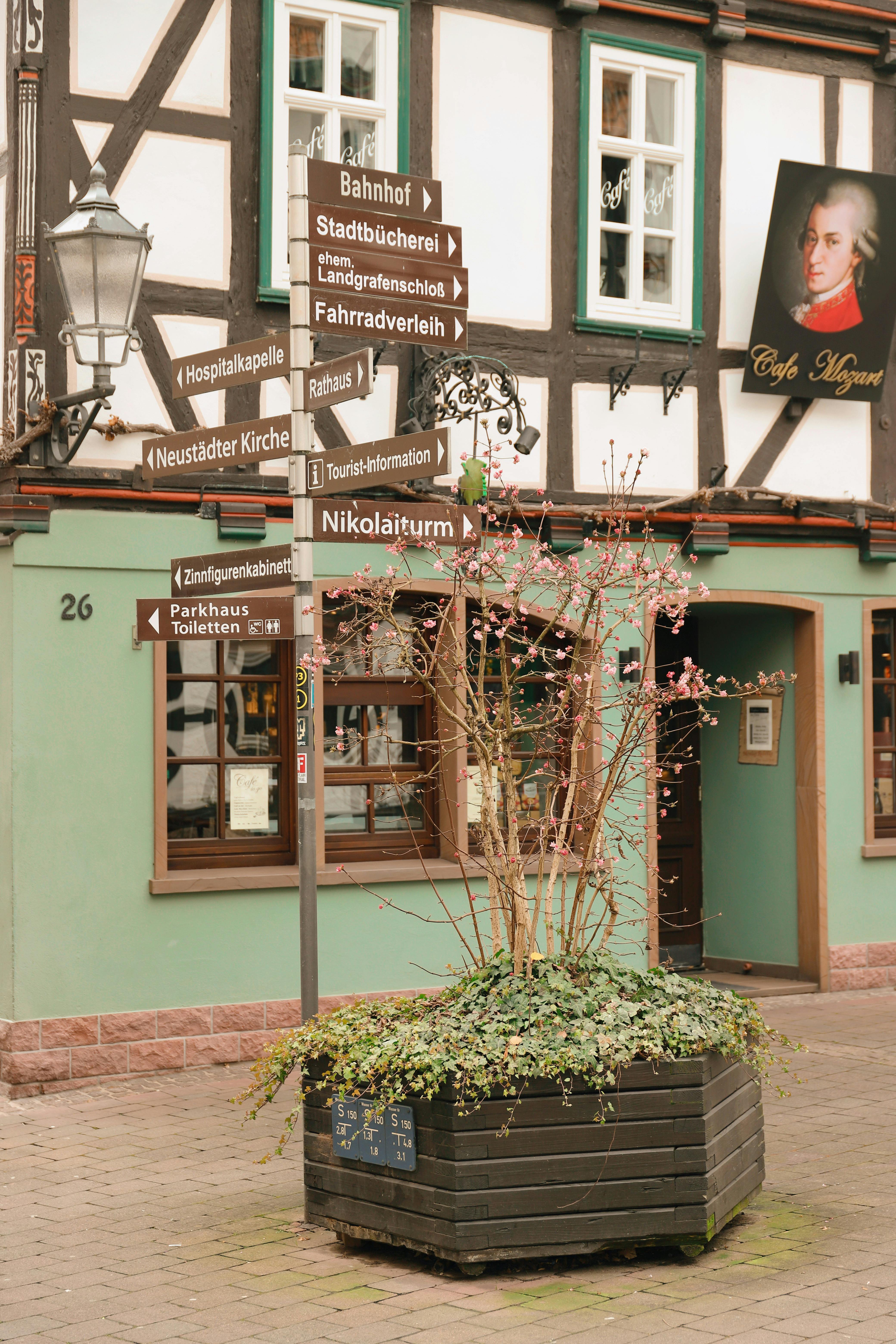 Cafe Center Photos, Download The BEST Free Cafe Center Stock Photos ...