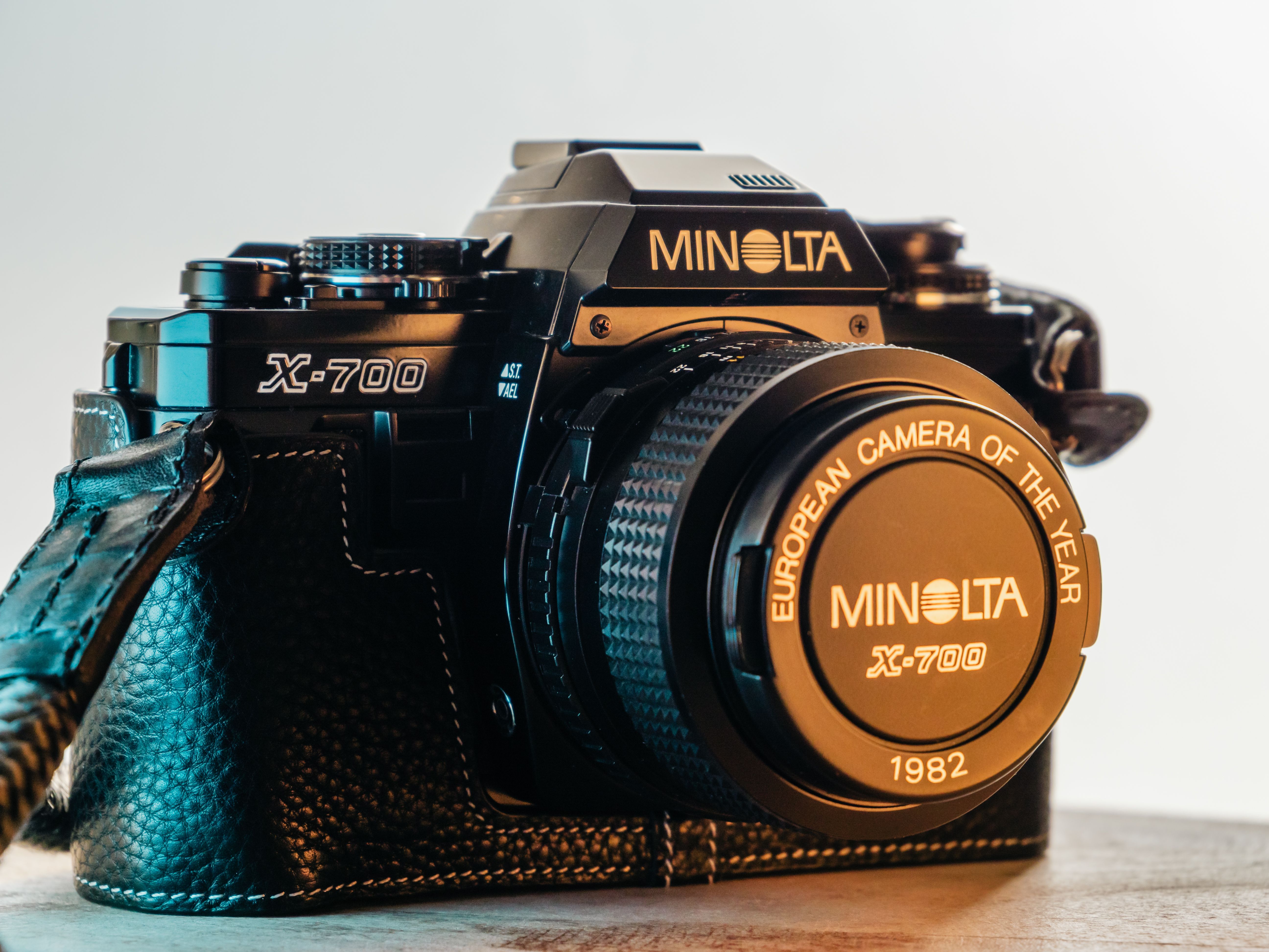 Vintage Minolta X-700 SLR Film Camera Close-Up · Free Stock Photo