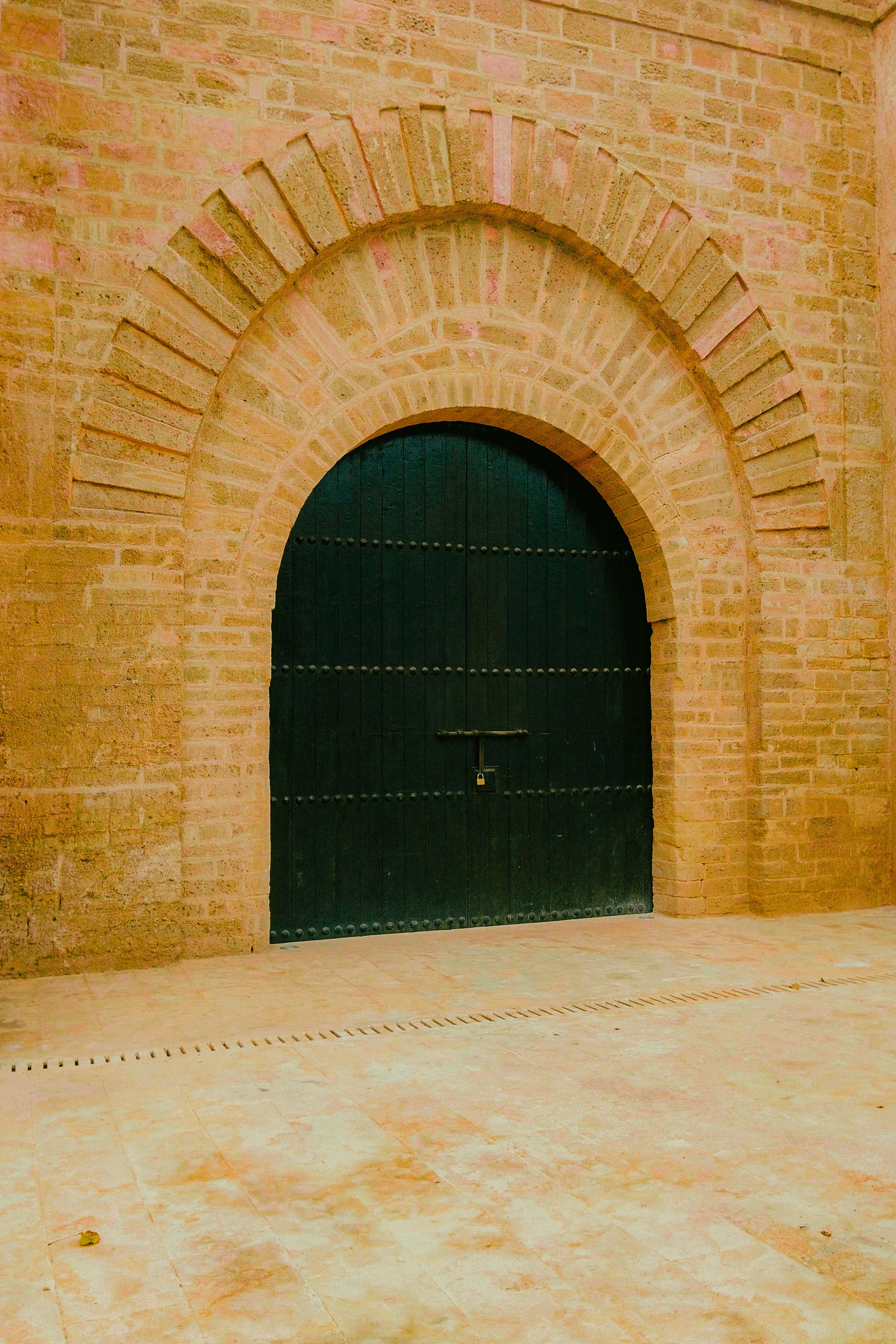 Stronghold Entrance Photos, Download The BEST Free Stronghold Entrance ...