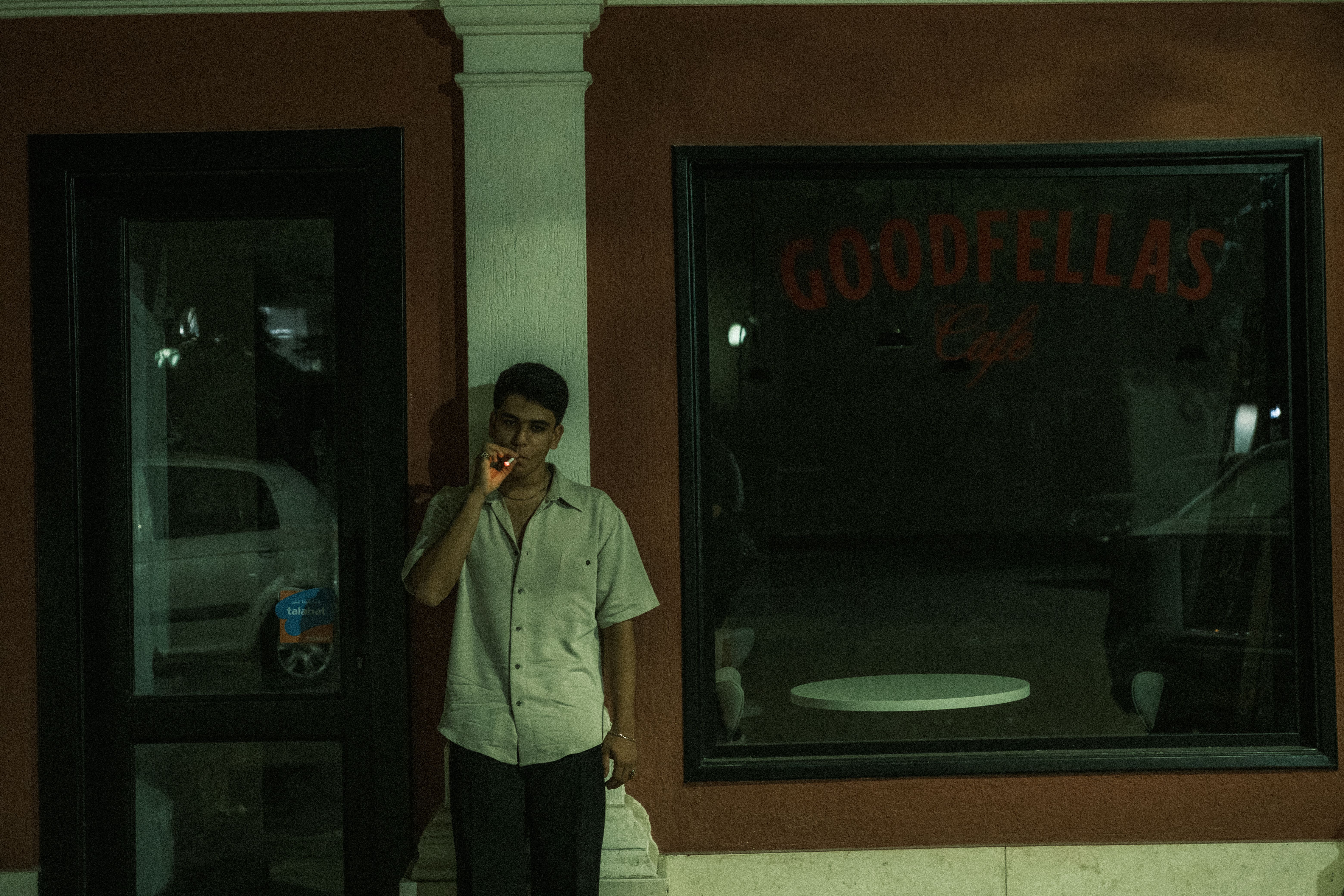 Moody Night Scene Outside Goodfellas Café · Free Stock Photo