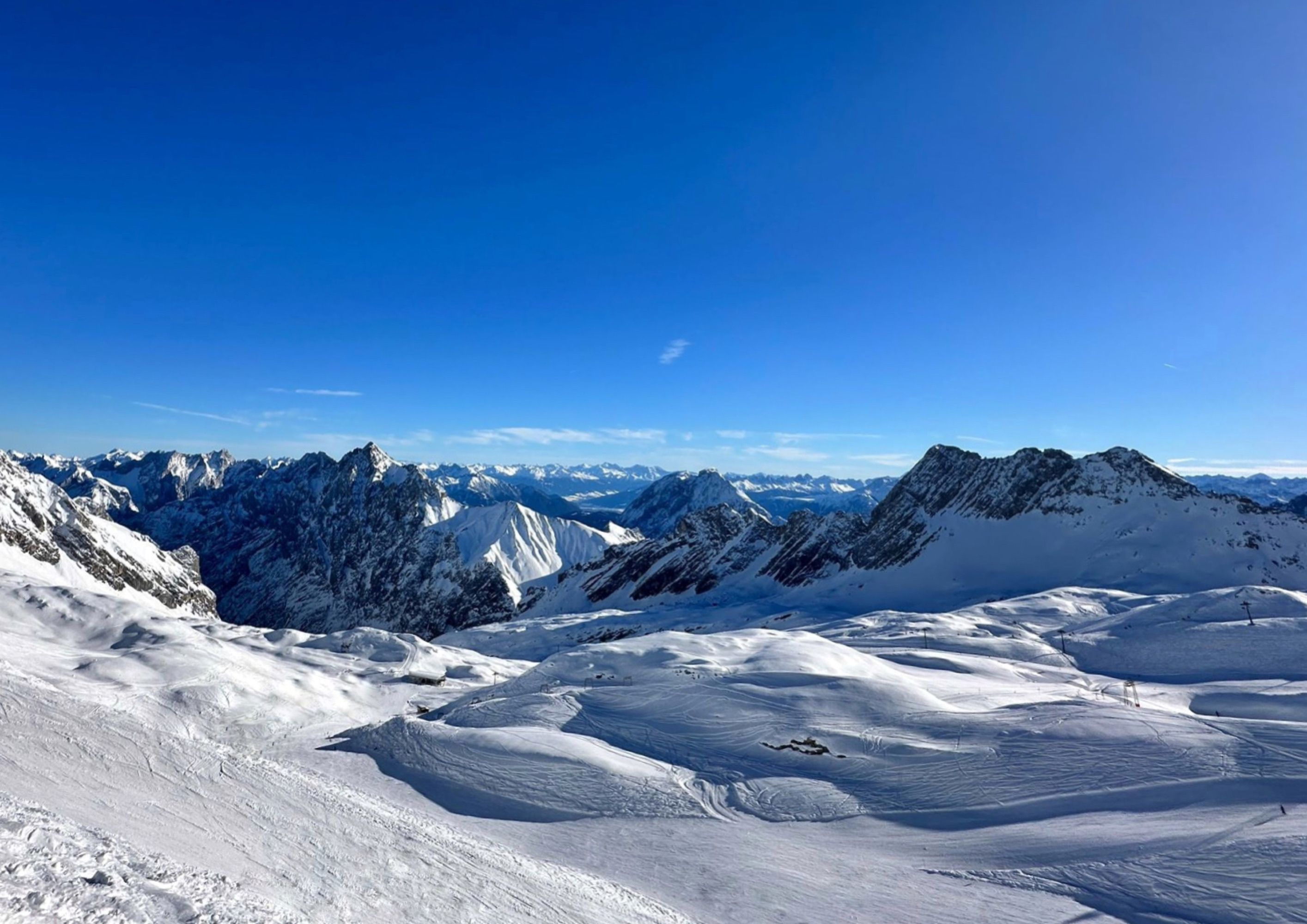 Snow-Covered Alps in Garmisch-Partenkirchen · Free Stock Photo