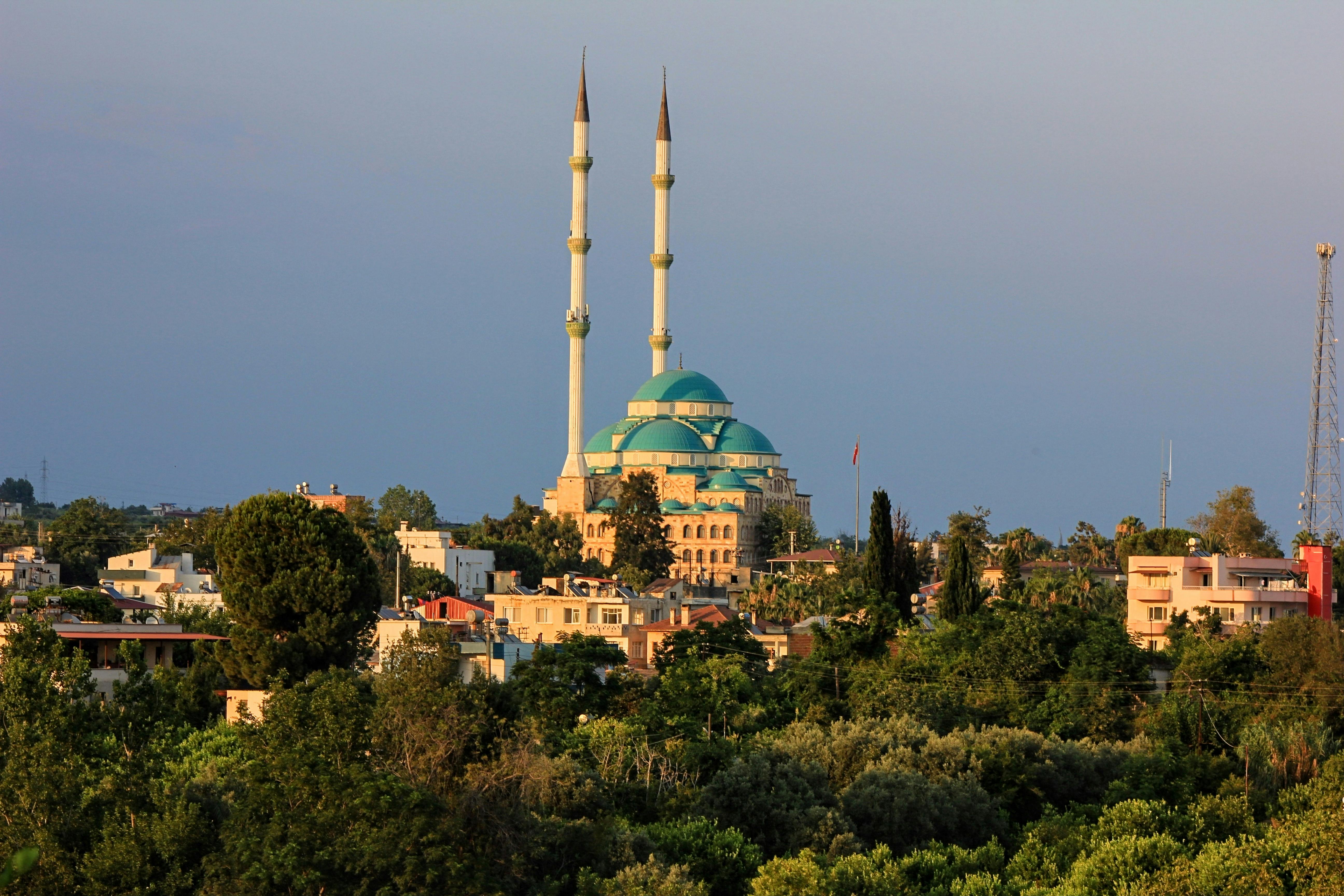 Scenic View of Kulliye Mosque in Turkey · Free Stock Photo