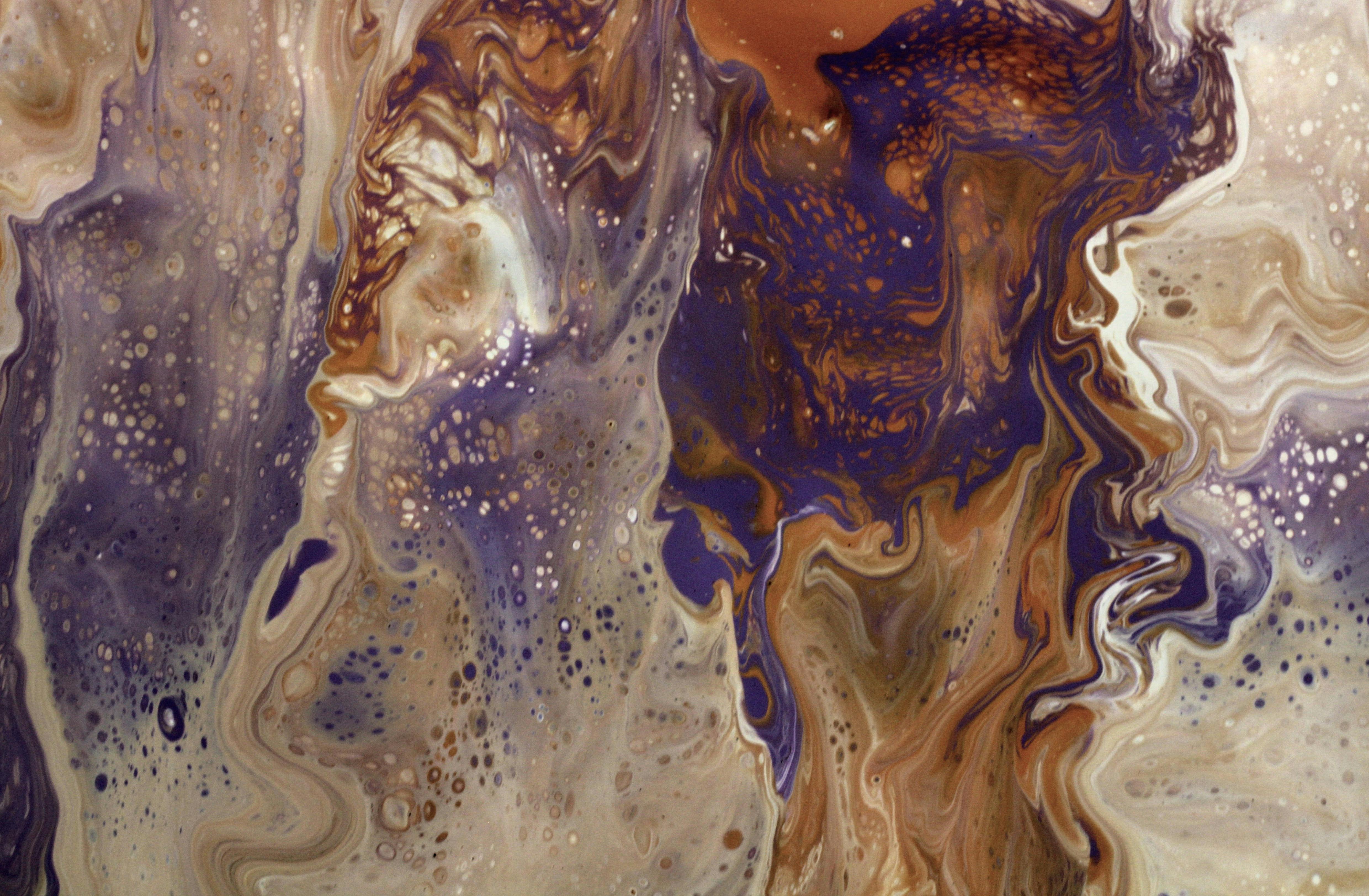 Abstract Fluid Art with Earthy Tones and Patterns · Free Stock Photo