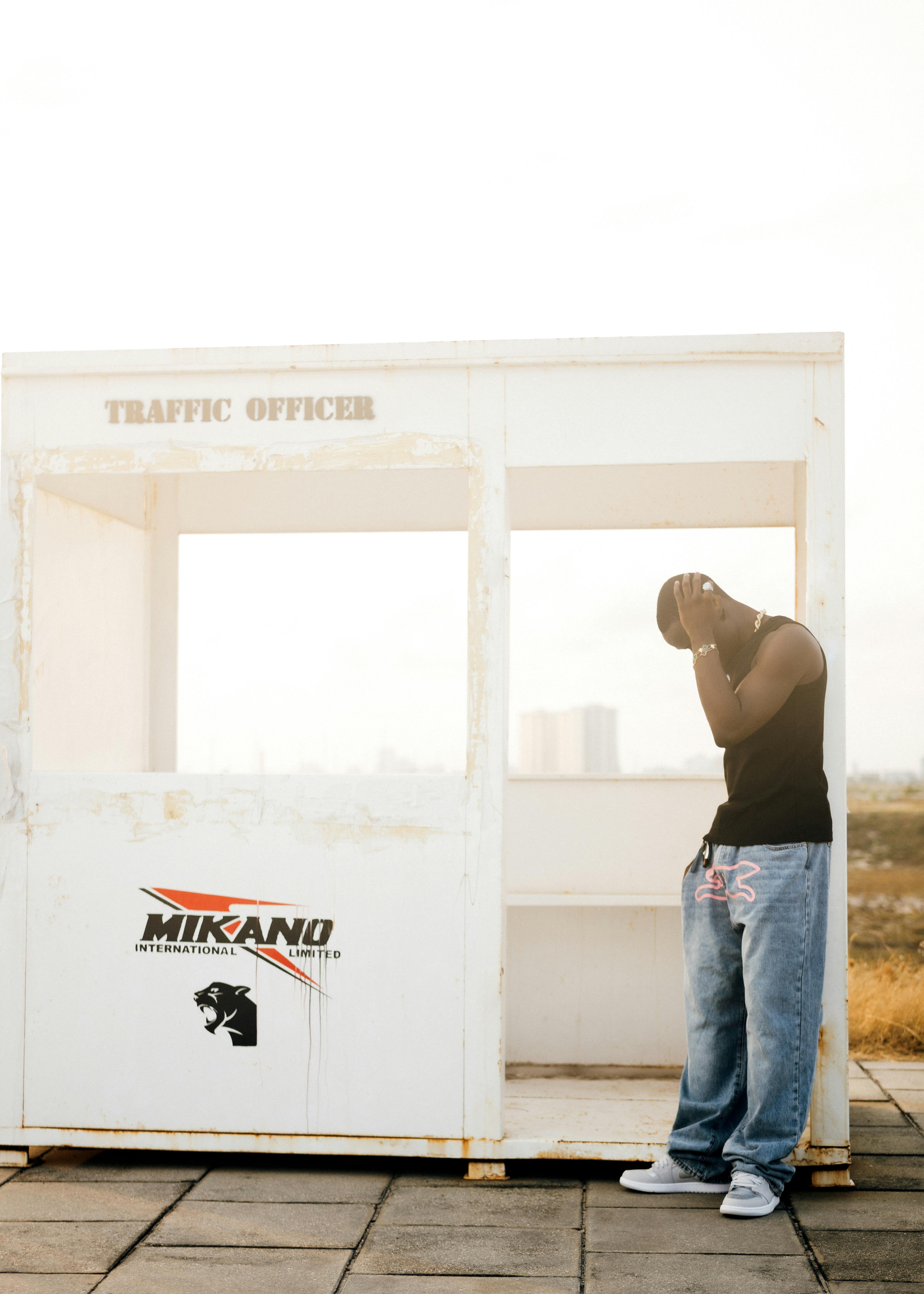 Traffic Officer Booth Photos, Download The BEST Free Traffic Officer ...