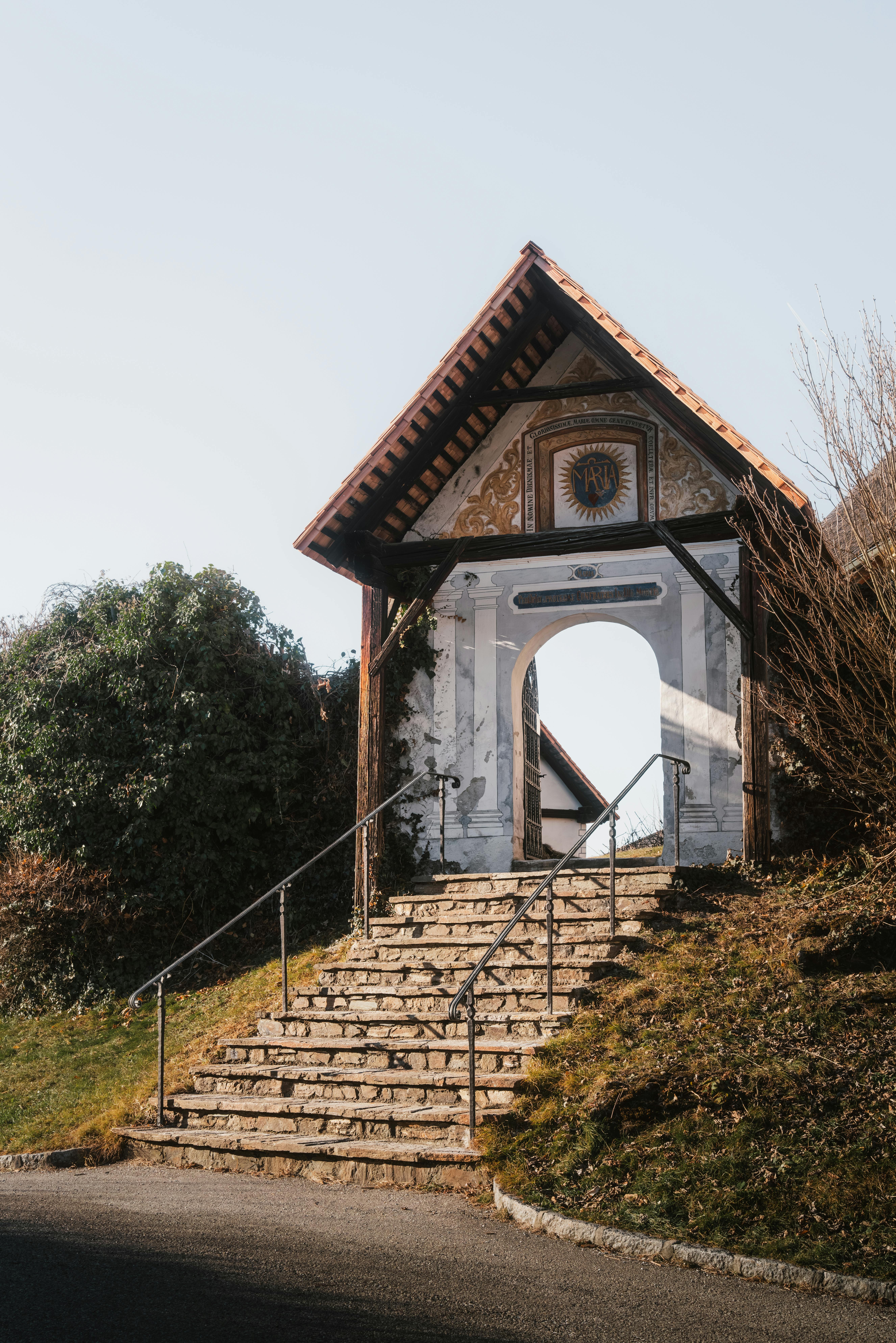 Charming Rural Entrance with Rustic Appeal · Free Stock Photo