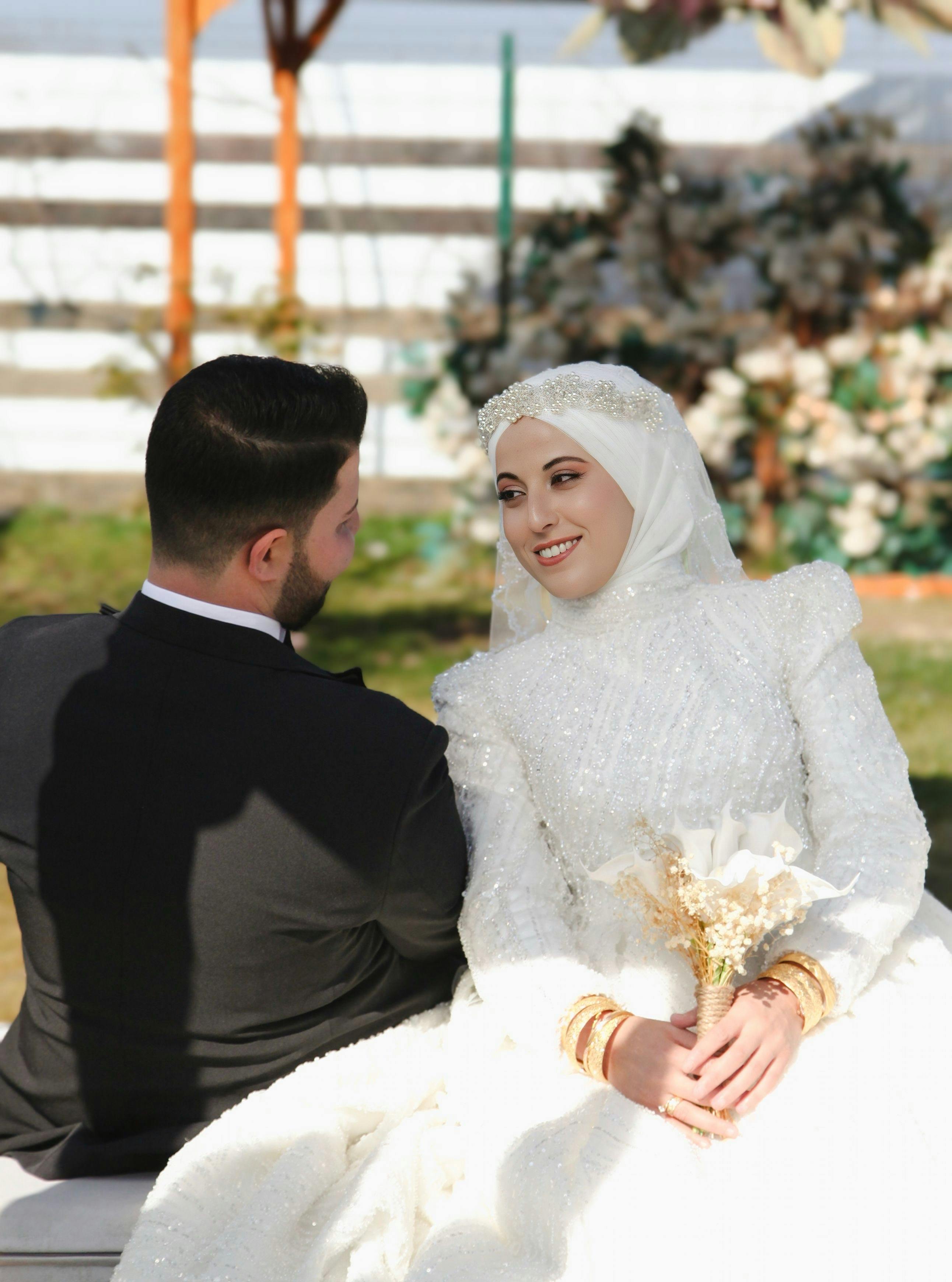 Elegant Outdoor Muslim Wedding Ceremony Portrait · Free Stock Photo Elegant Outdoor Muslim Wedding Ceremony Portrait · Free Stock Photo