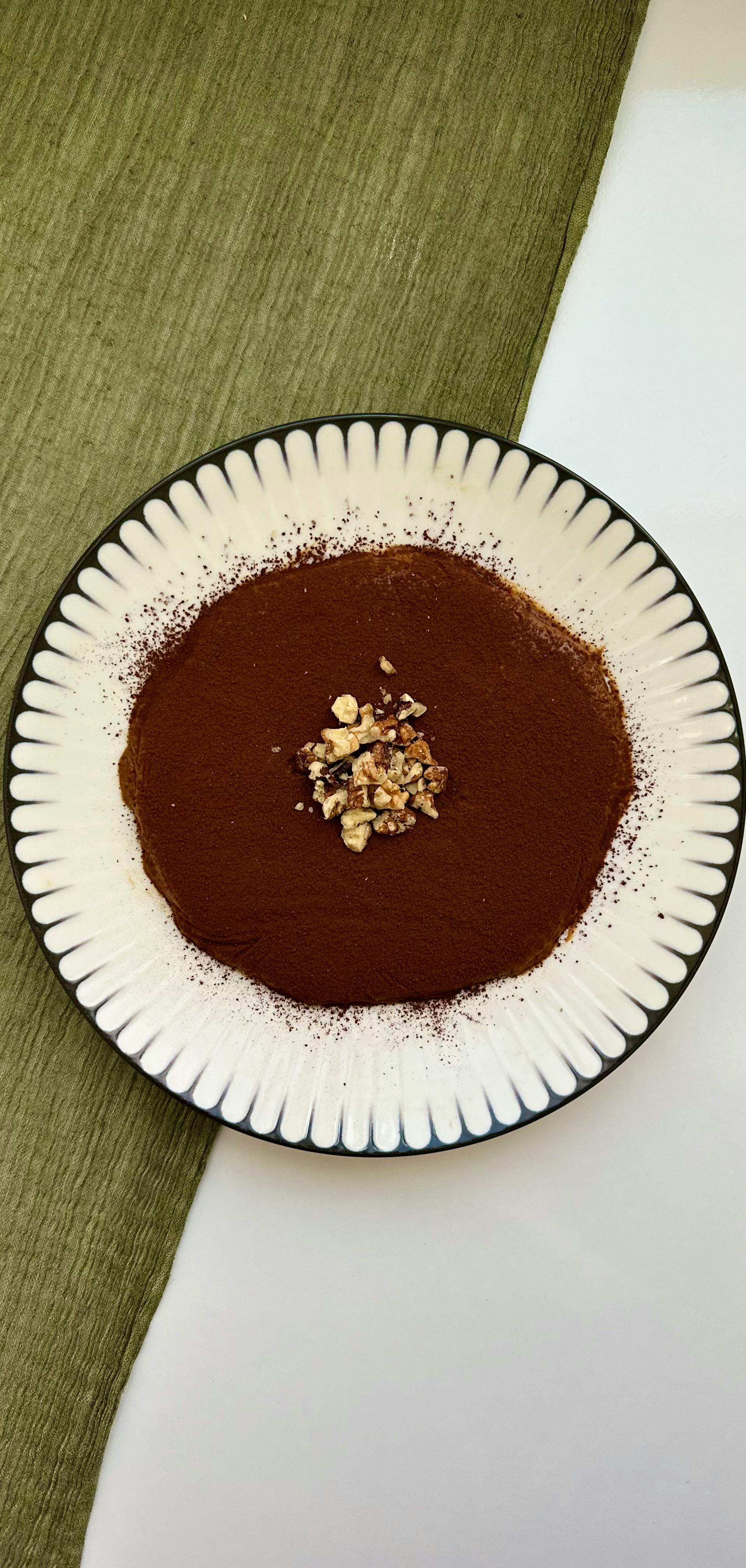Elegant Dessert Plating with Cocoa Dust · Free Stock Photo