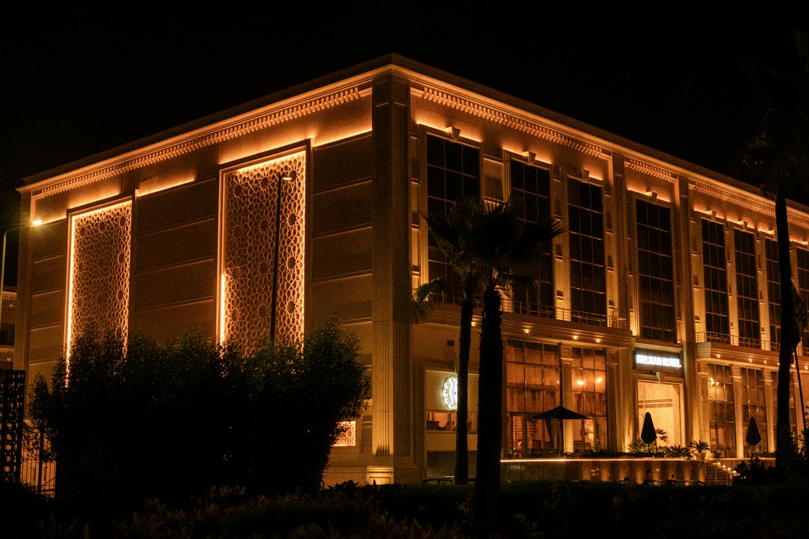 Hotel Building Photos, Download The BEST Free Hotel Building Stock ...