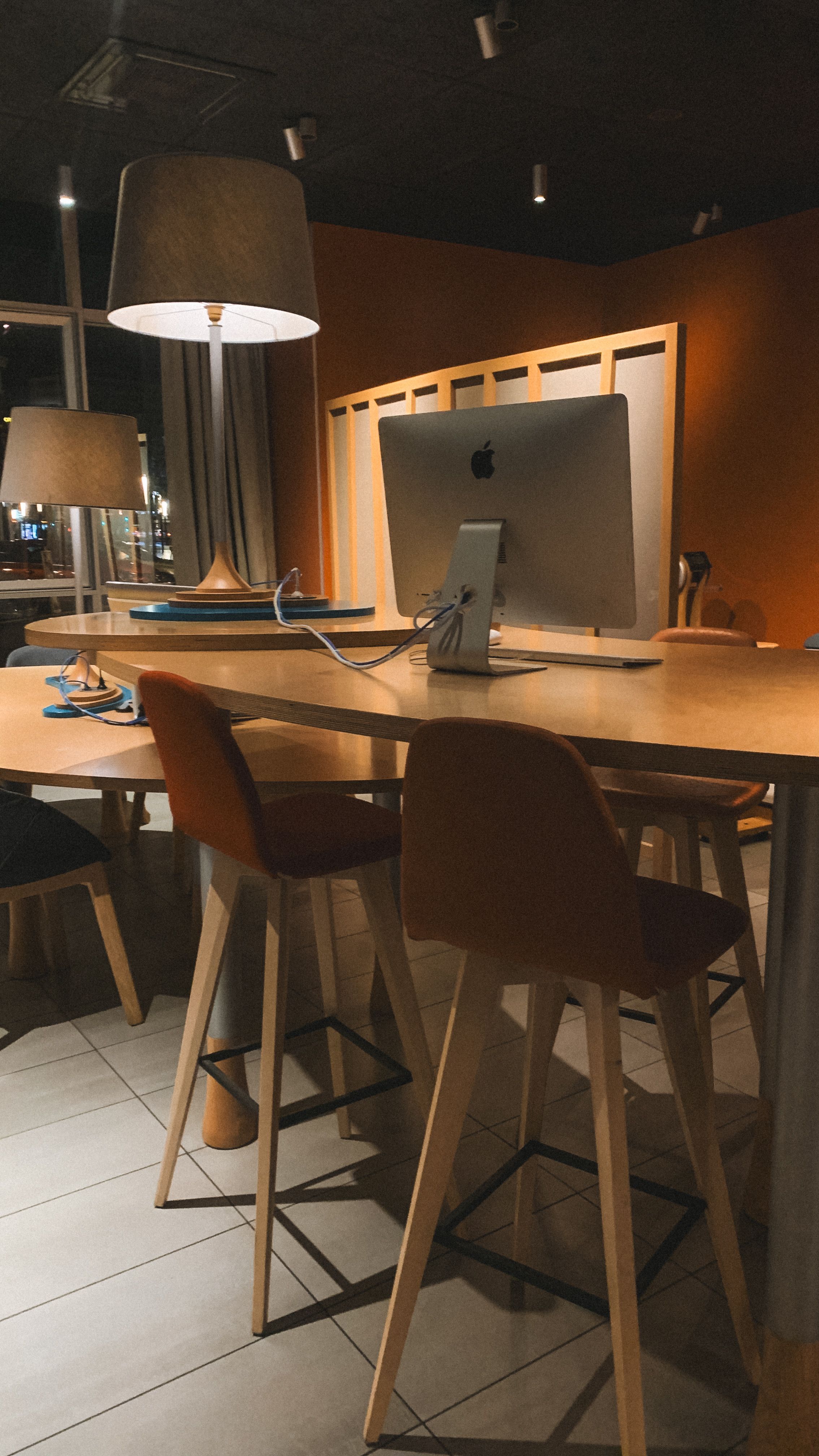 Modern Cozy Office Space with Warm Lighting · Free Stock Photo