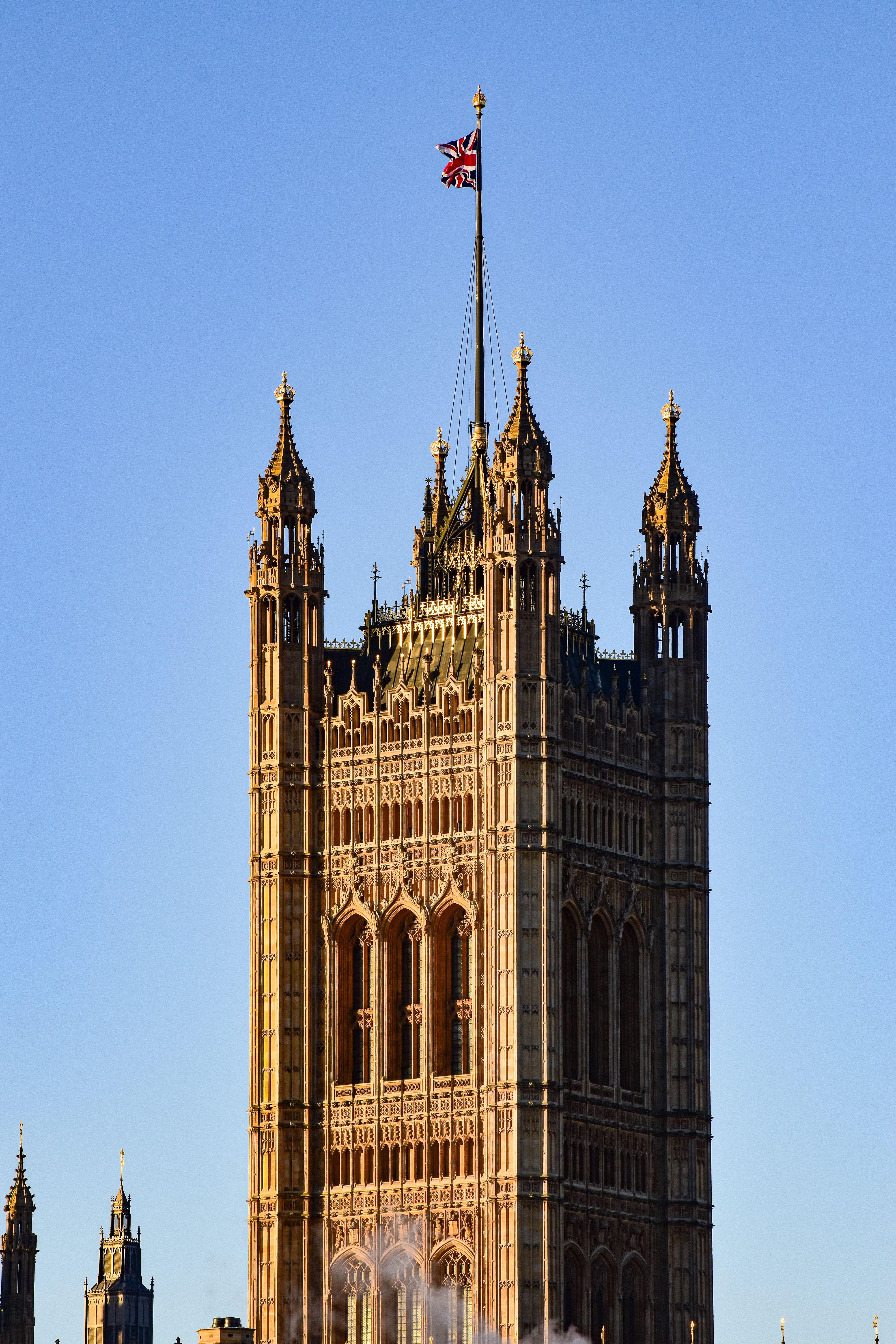 Victoria Tower with Union Jack in London · Free Stock Photo