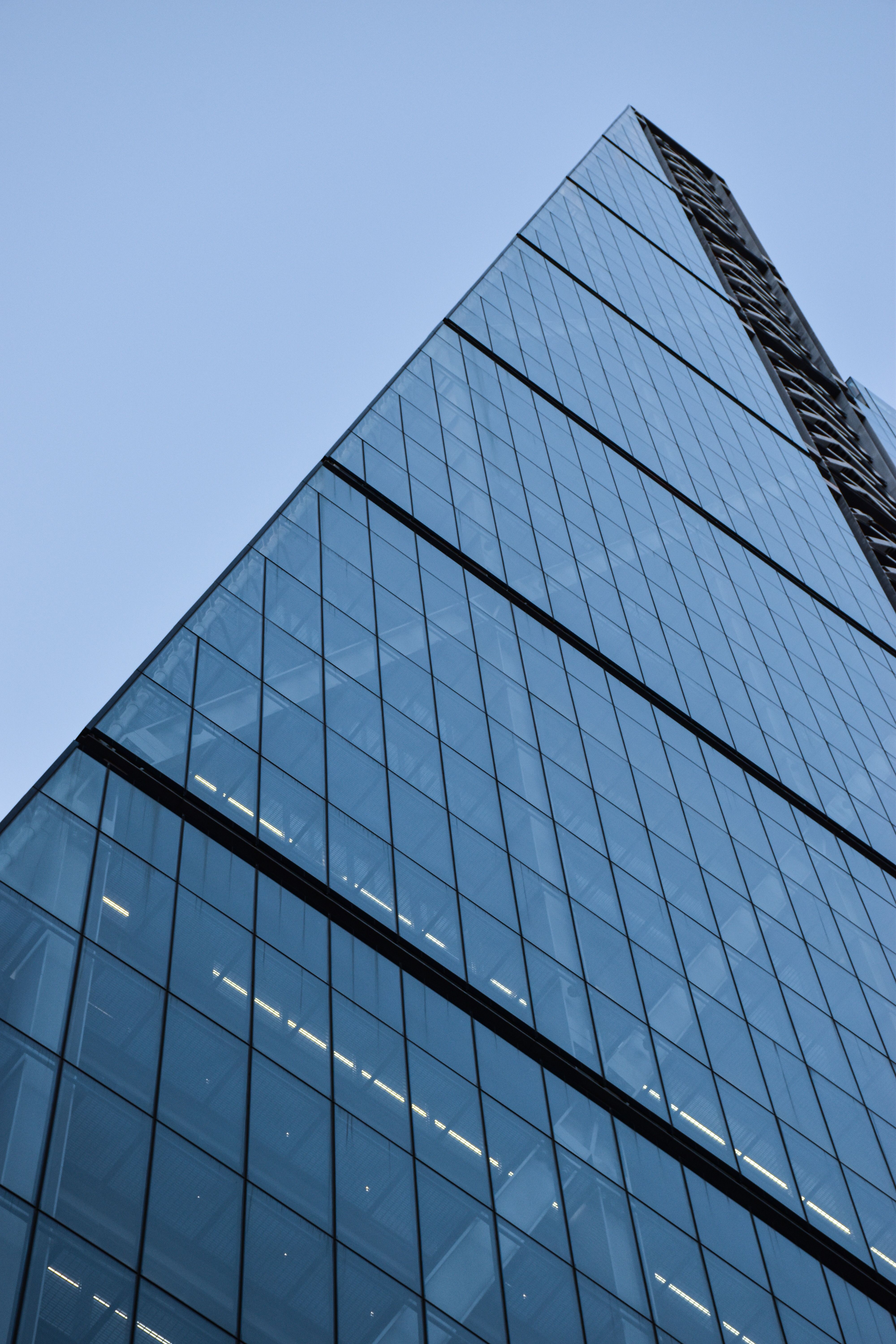 Modern Glass Skyscraper in London Skyline · Free Stock Photo