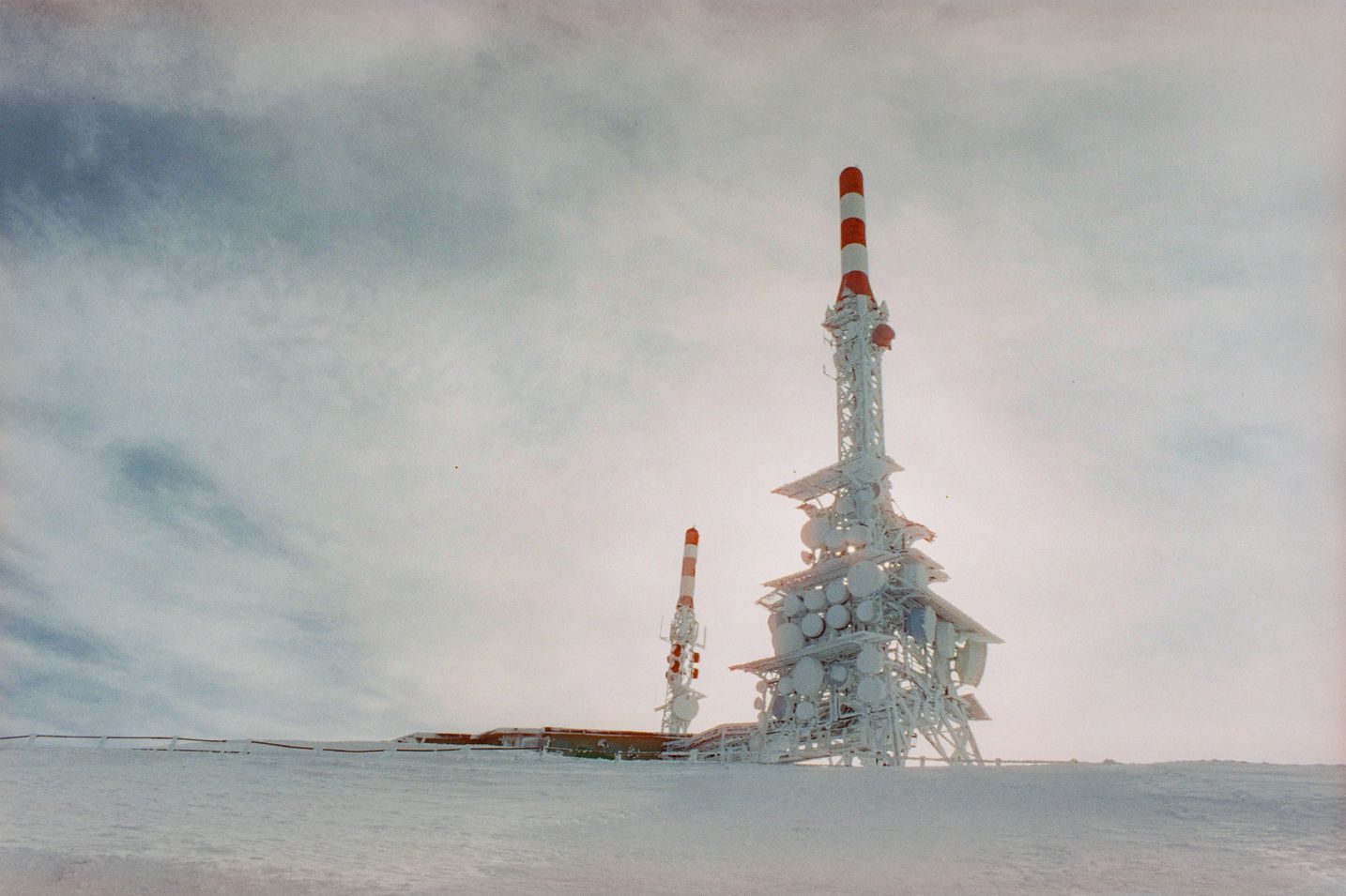 Radio masts and towers: A simple guide to basics and uses