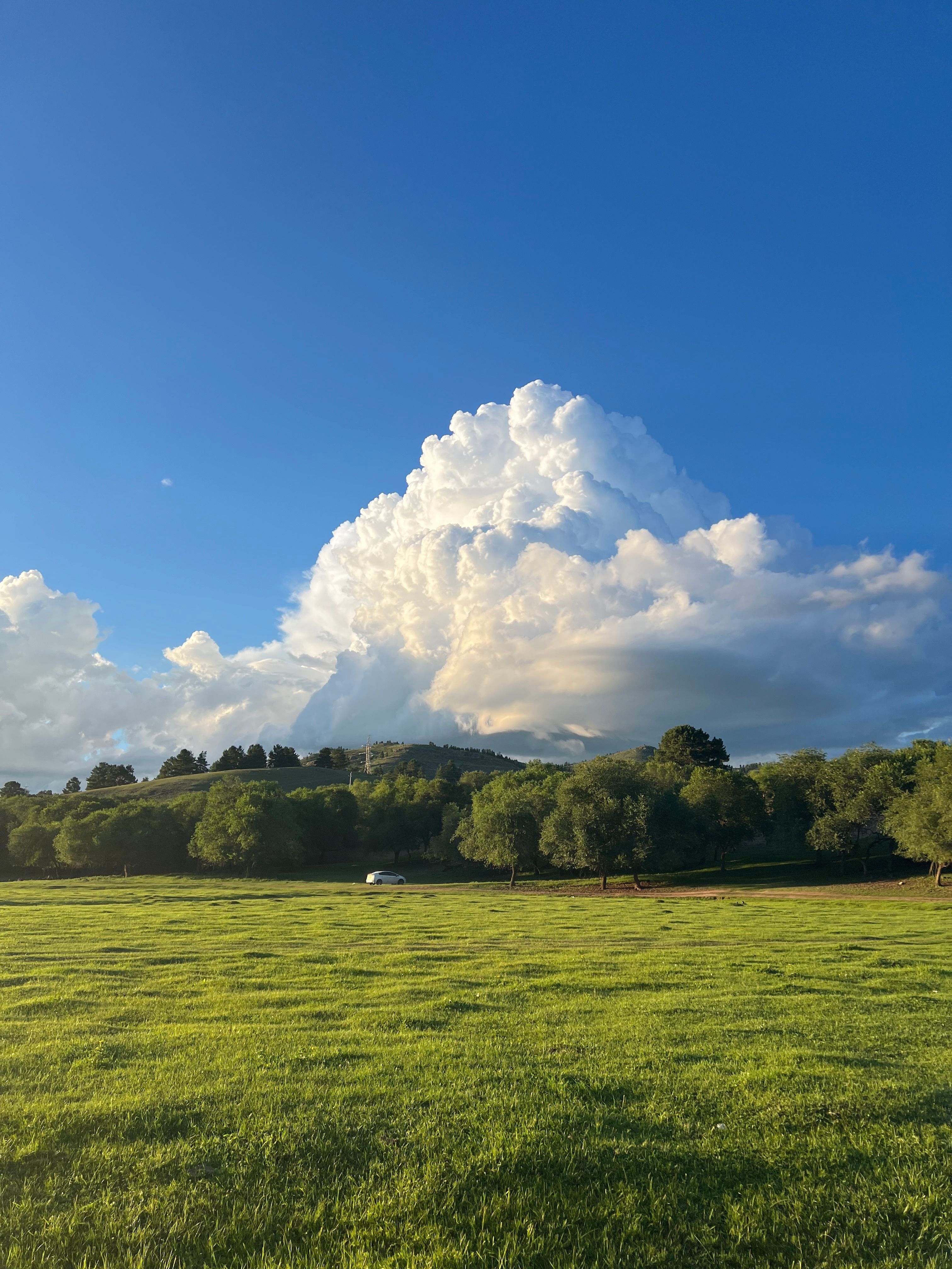 Scenic Landscape with Cumulonimbus Cloud · Free Stock Photo