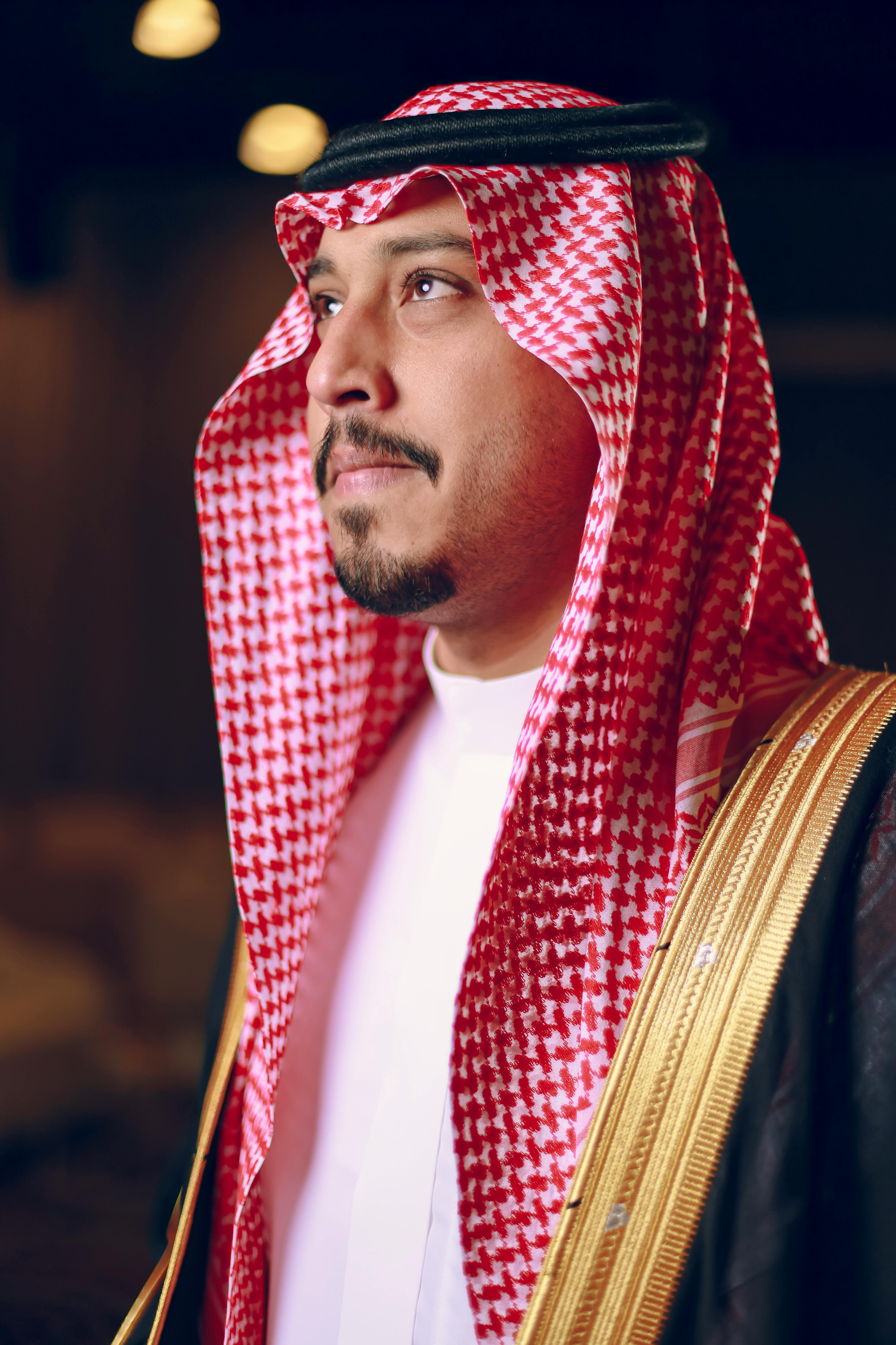 Traditional Middle Eastern Dress Portrait · Free Stock Photo