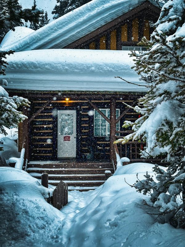 Snowy Log Cabin Photos, Download The BEST Free Snowy Log Cabin Stock ...