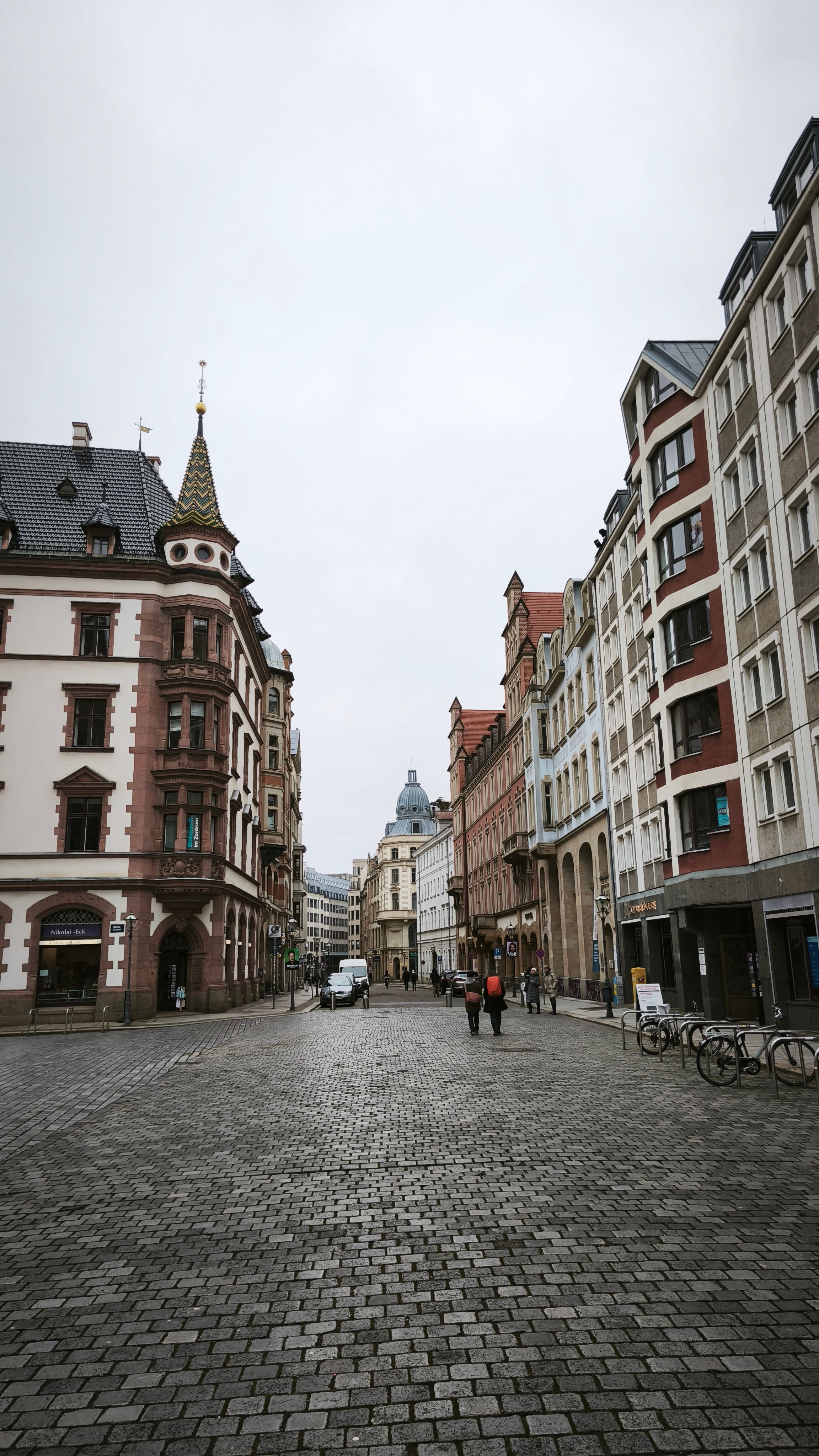 Historic European Street with Classic Architecture · Free Stock Photo