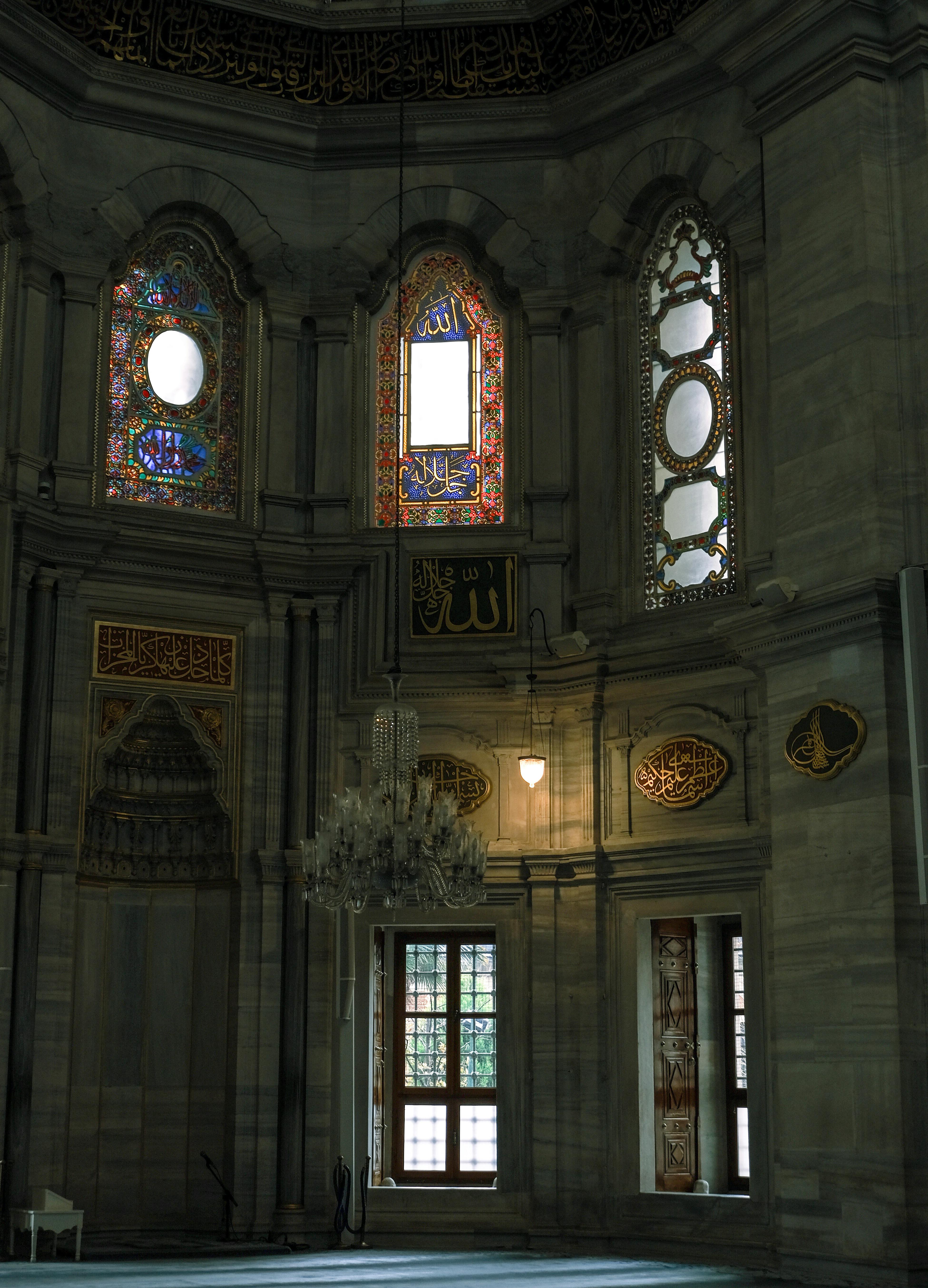 Intricate Interior of Ornate Mosque Dome · Free Stock Photo