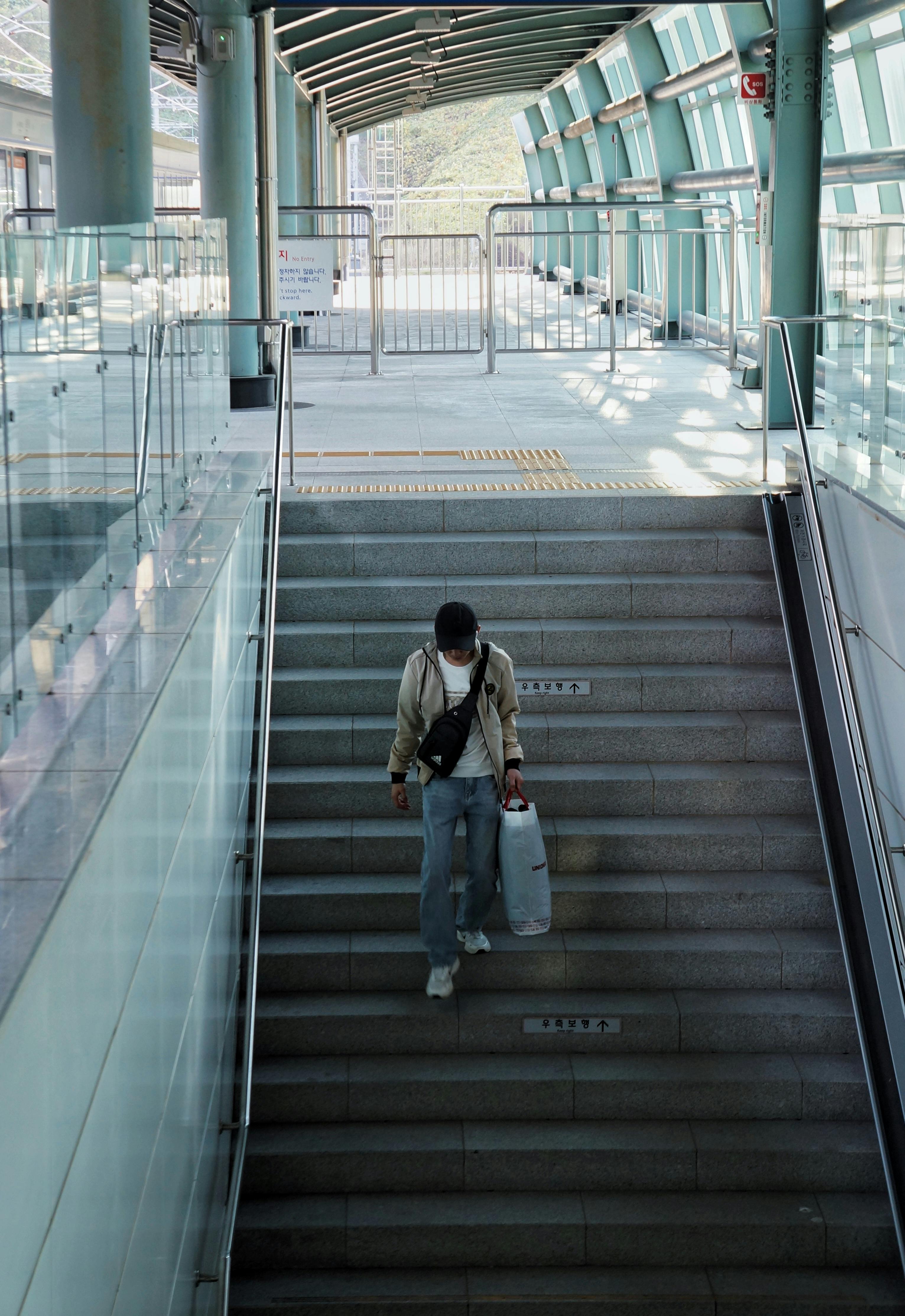 Bag Modern Photos, Download The BEST Free Bag Modern Stock Photos & HD ...