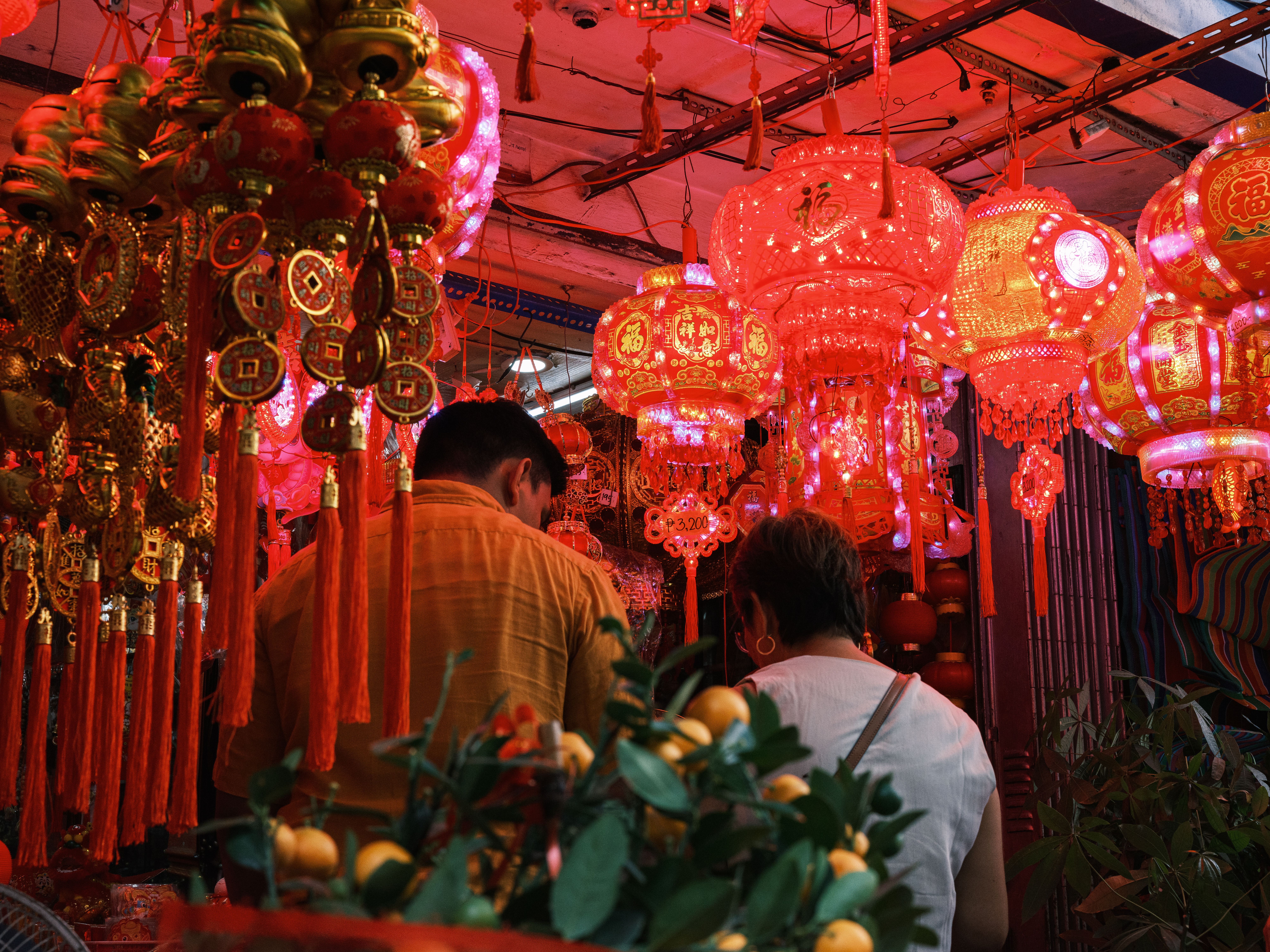 Vibrant Chinese Lantern Market Scene · Free Stock Photo