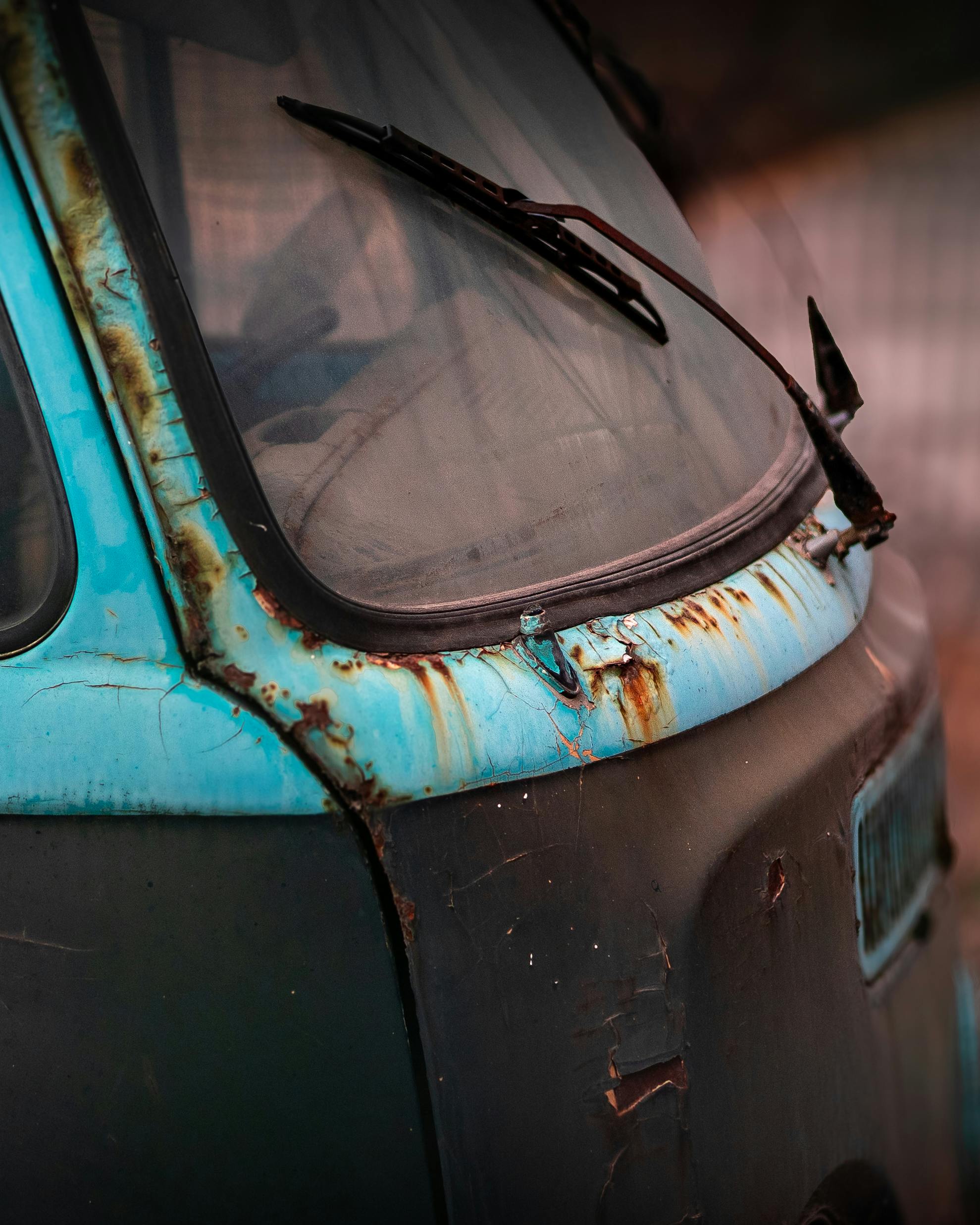 Close-up of Rusty Vintage Car Rear Window · Free Stock Photo