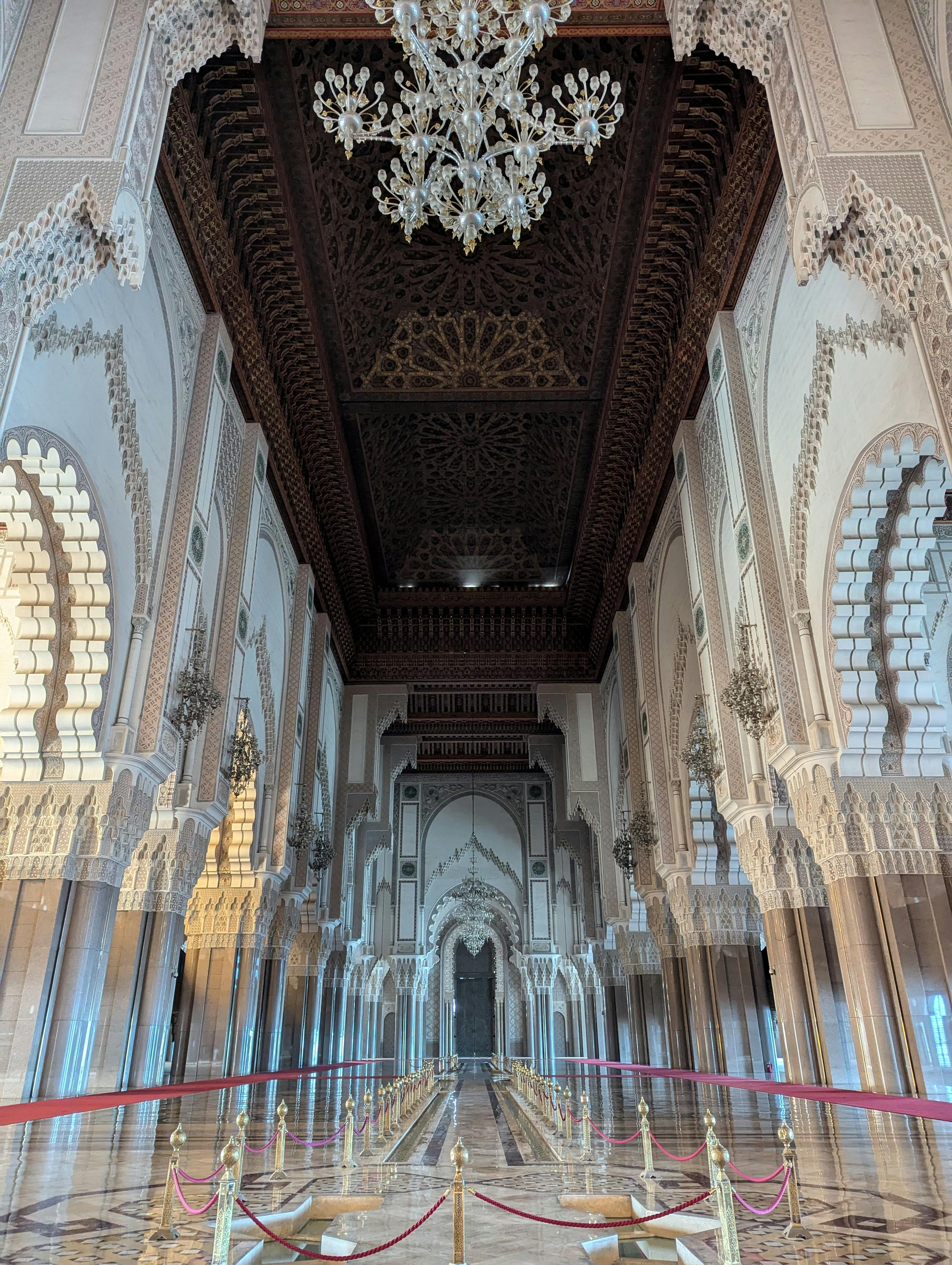 Intérieur Complexe De La Mosquée Hassan Ii Au Maroc · Photo gratuite