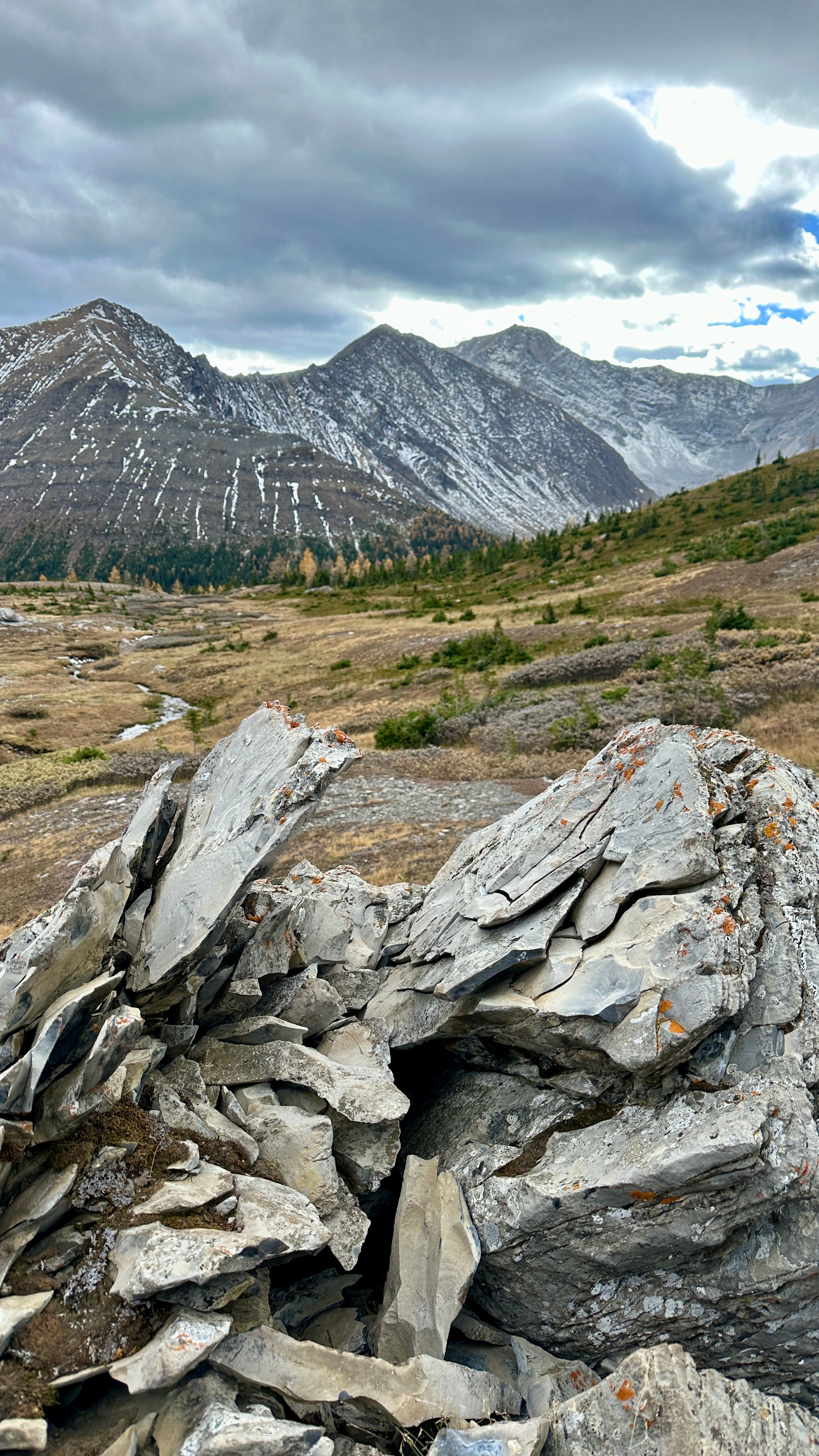 Scenic Mountain Landscape with Rocky Terrain · Free Stock Photo