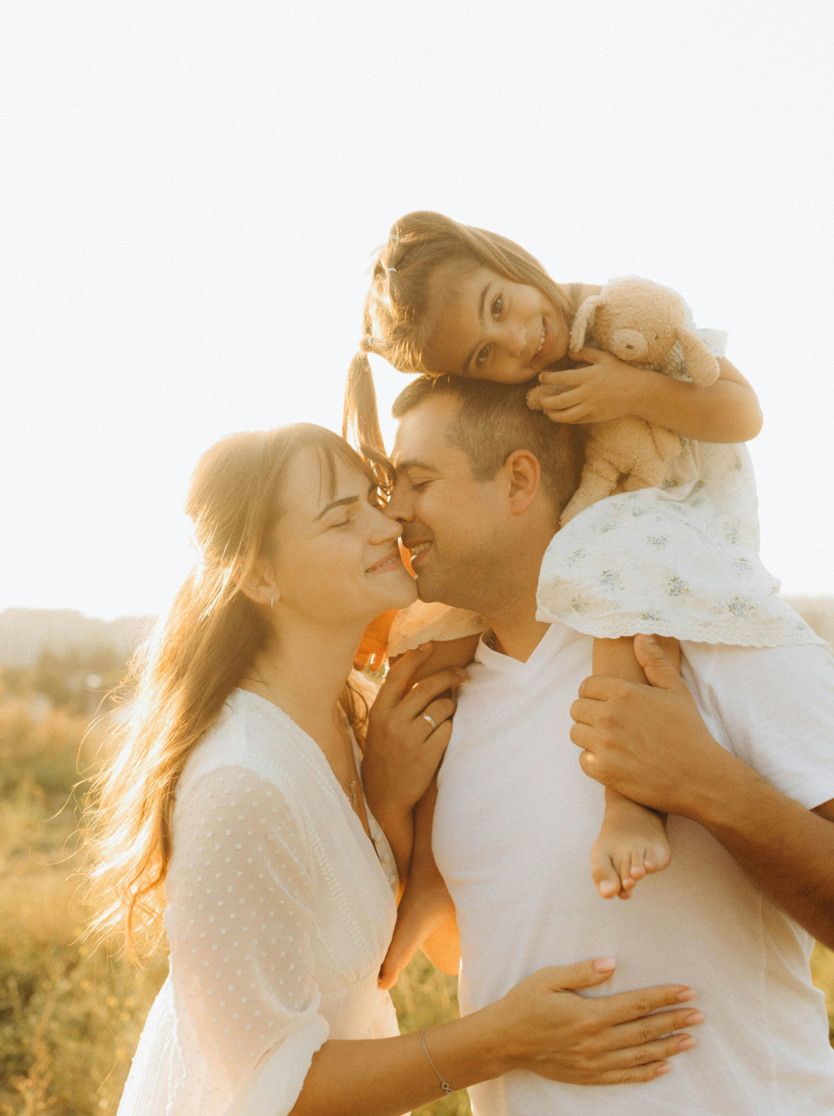 Foto de stock gratuita sobre abrazar, afecto, alegría familiar, amor ...